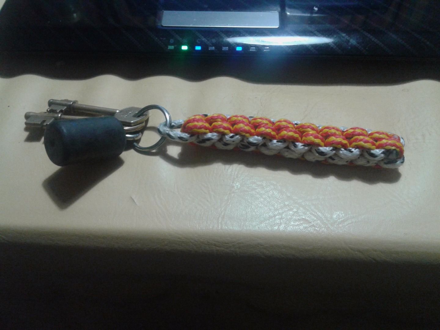 How to Make a Box Knot Keychain Out of Paracord : 11 Steps - Instructables