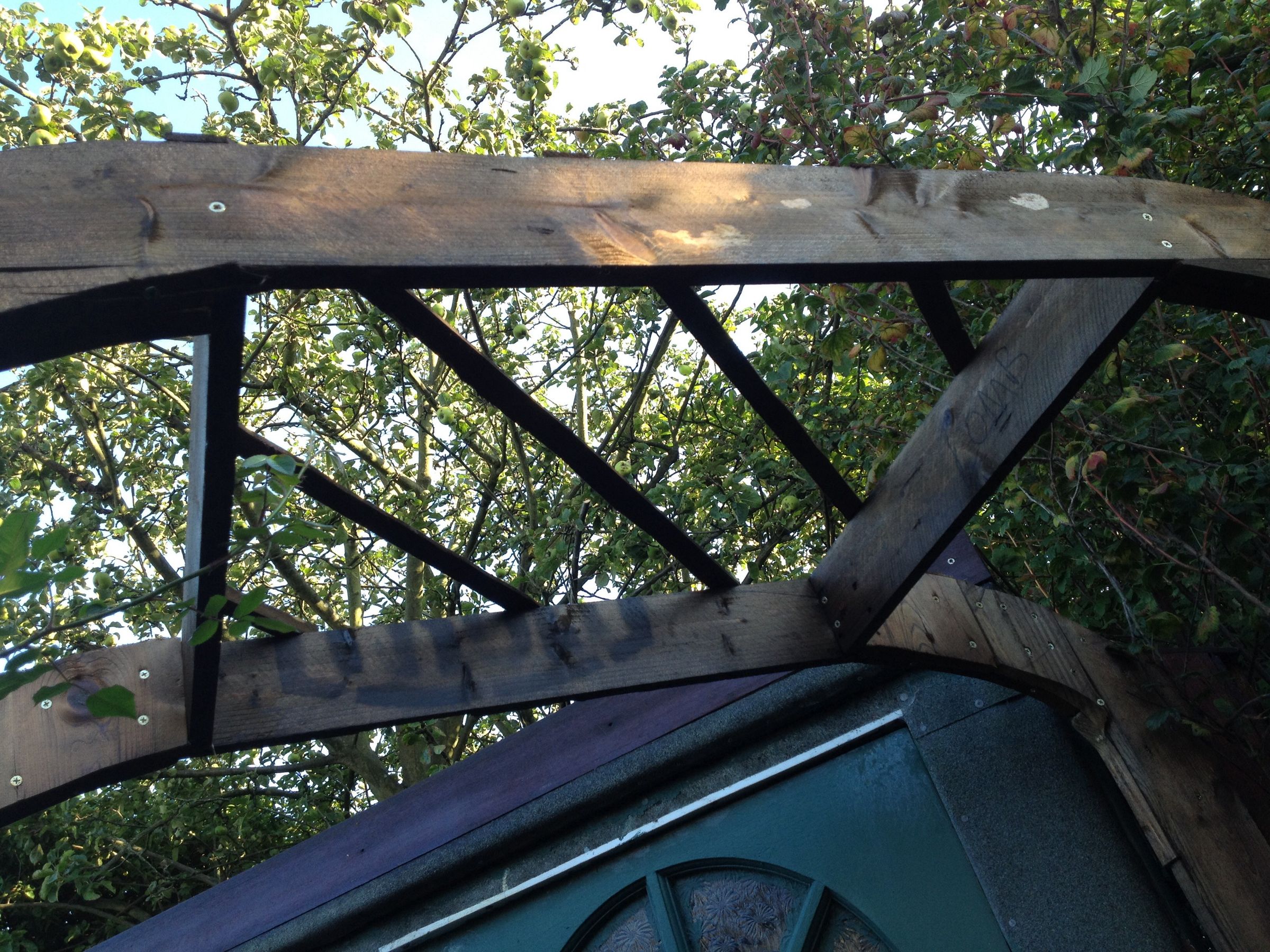 L.E.D. Pallet Wood Garden Arch for Climbing Plants : 6 Steps (with ...