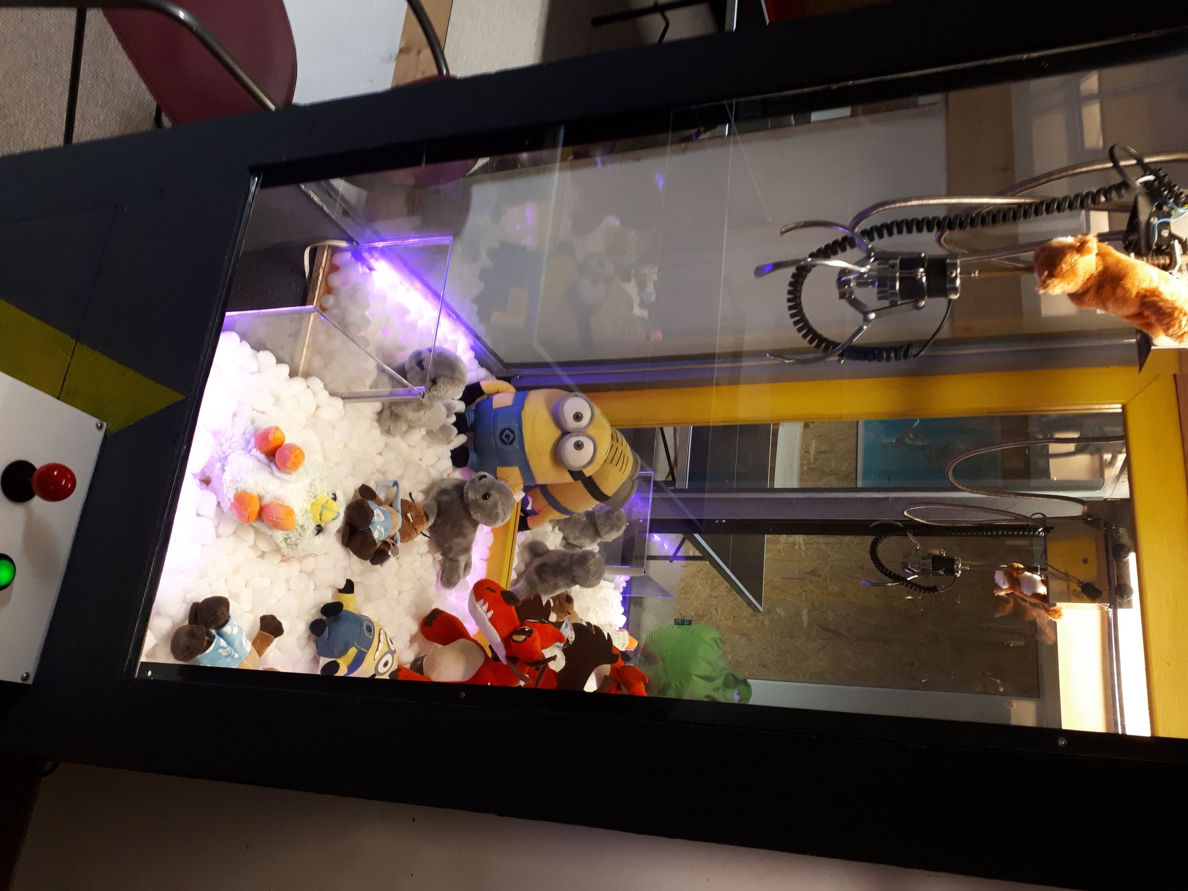 AWESOME HOMEMADE CLAW MACHINE : 5 Steps - Instructables