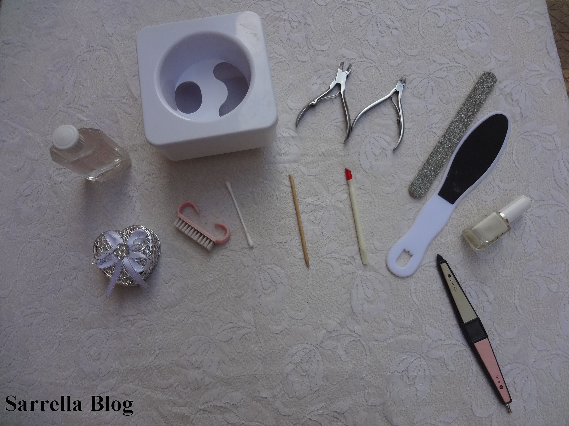 How to Do the Perfect Manicure at Home : 23 Steps (with Pictures ...