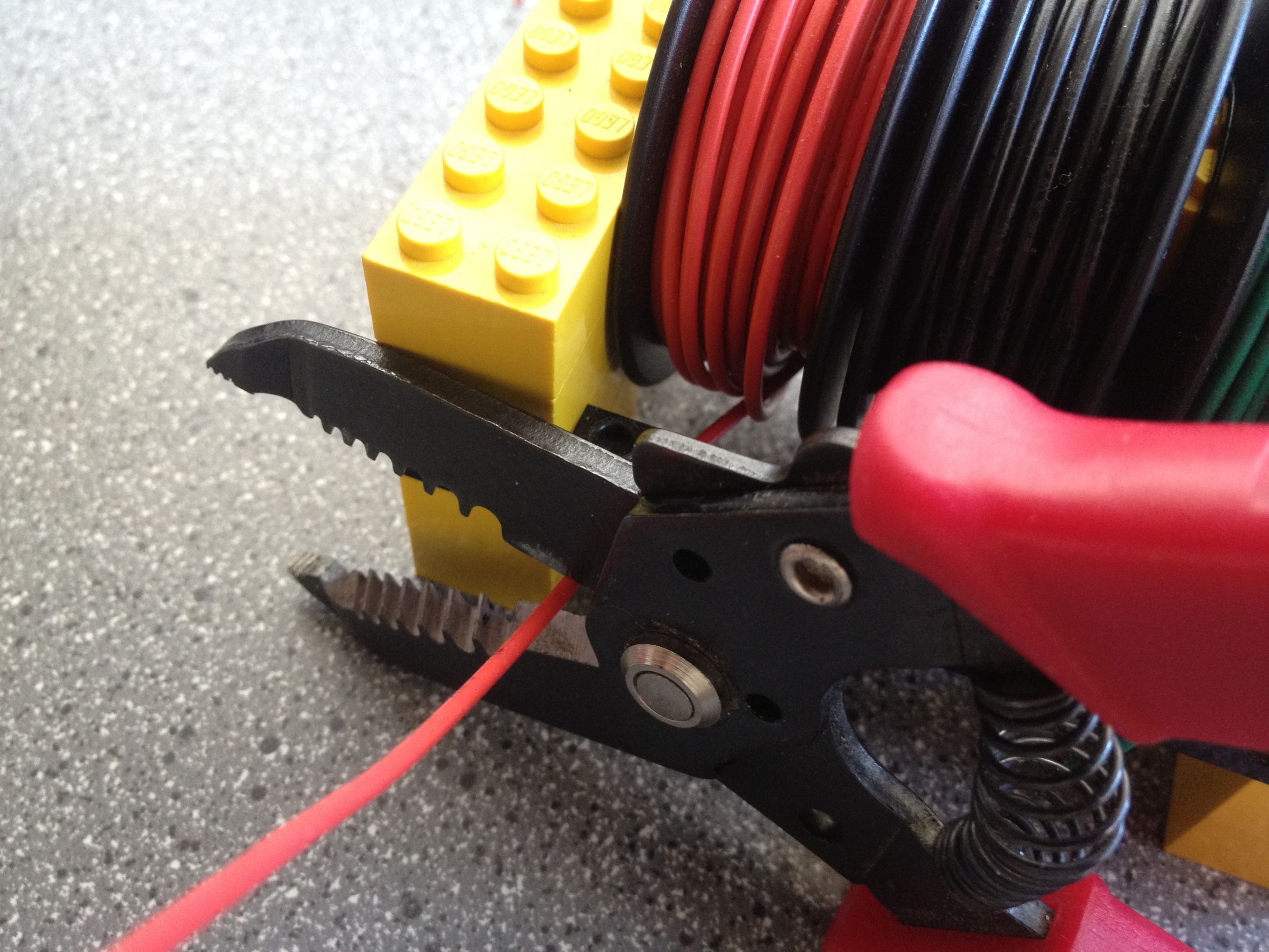 Keep Your Wire Spools Tidy With Legos (with Pictures) - Instructables