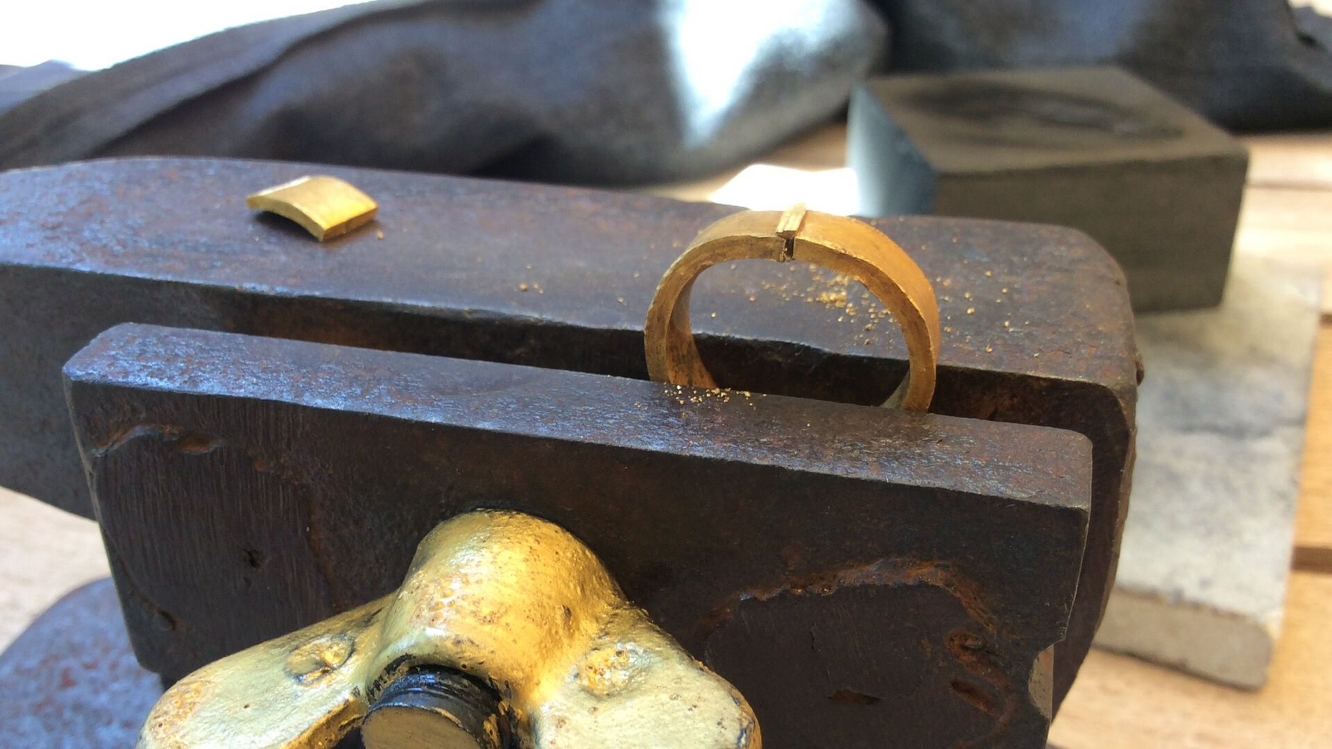 Pure Gold Wedding Ring : 7 Steps (with Pictures) - Instructables
