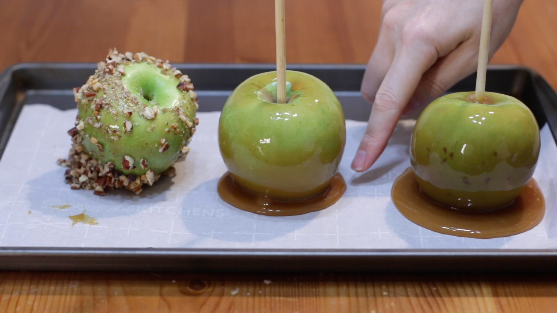Easy Homemade Caramel Apples : 8 Steps (with Pictures) - Instructables