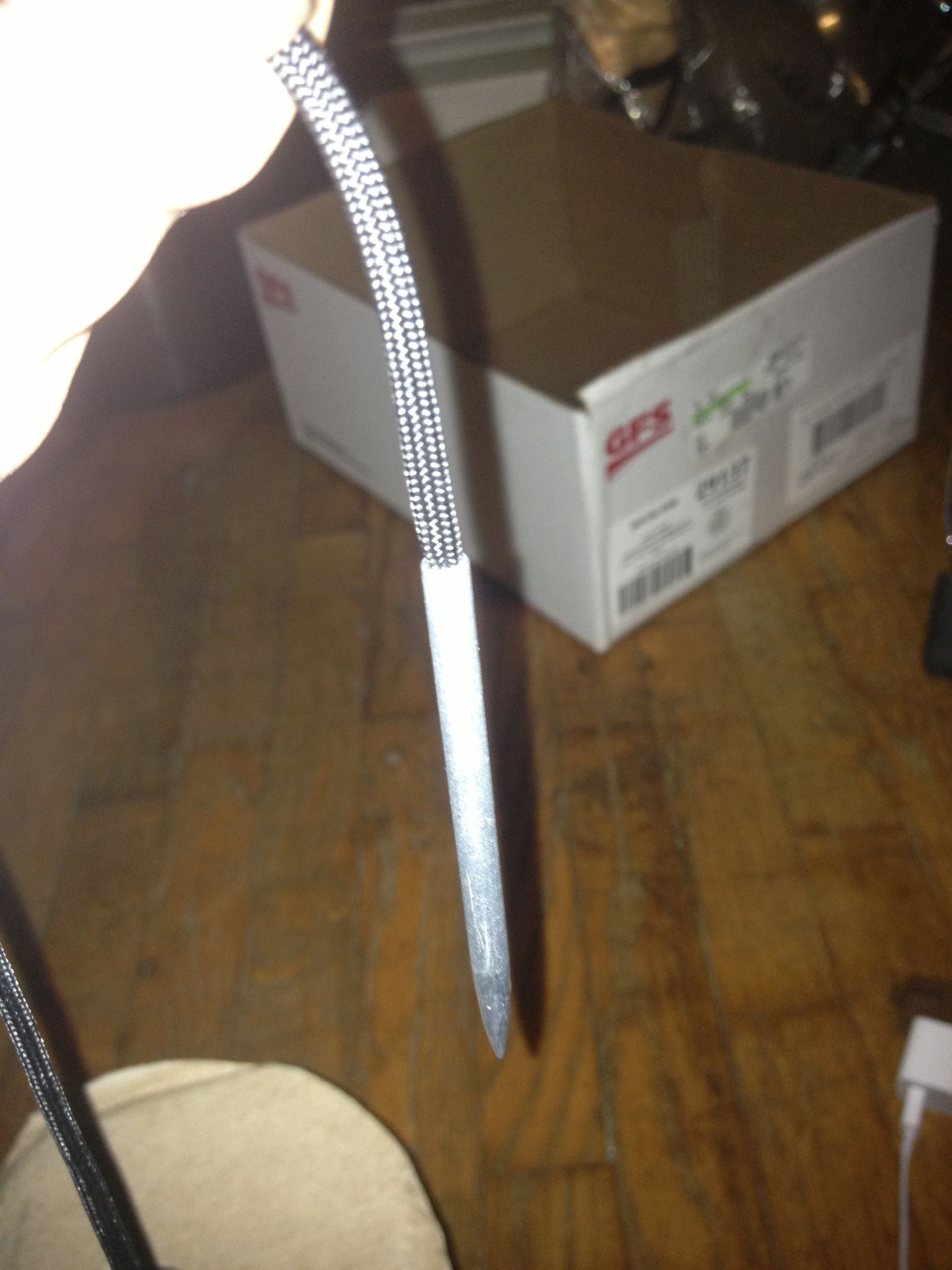How to Thread a Paracord Stitching Needle : 4 Steps - Instructables