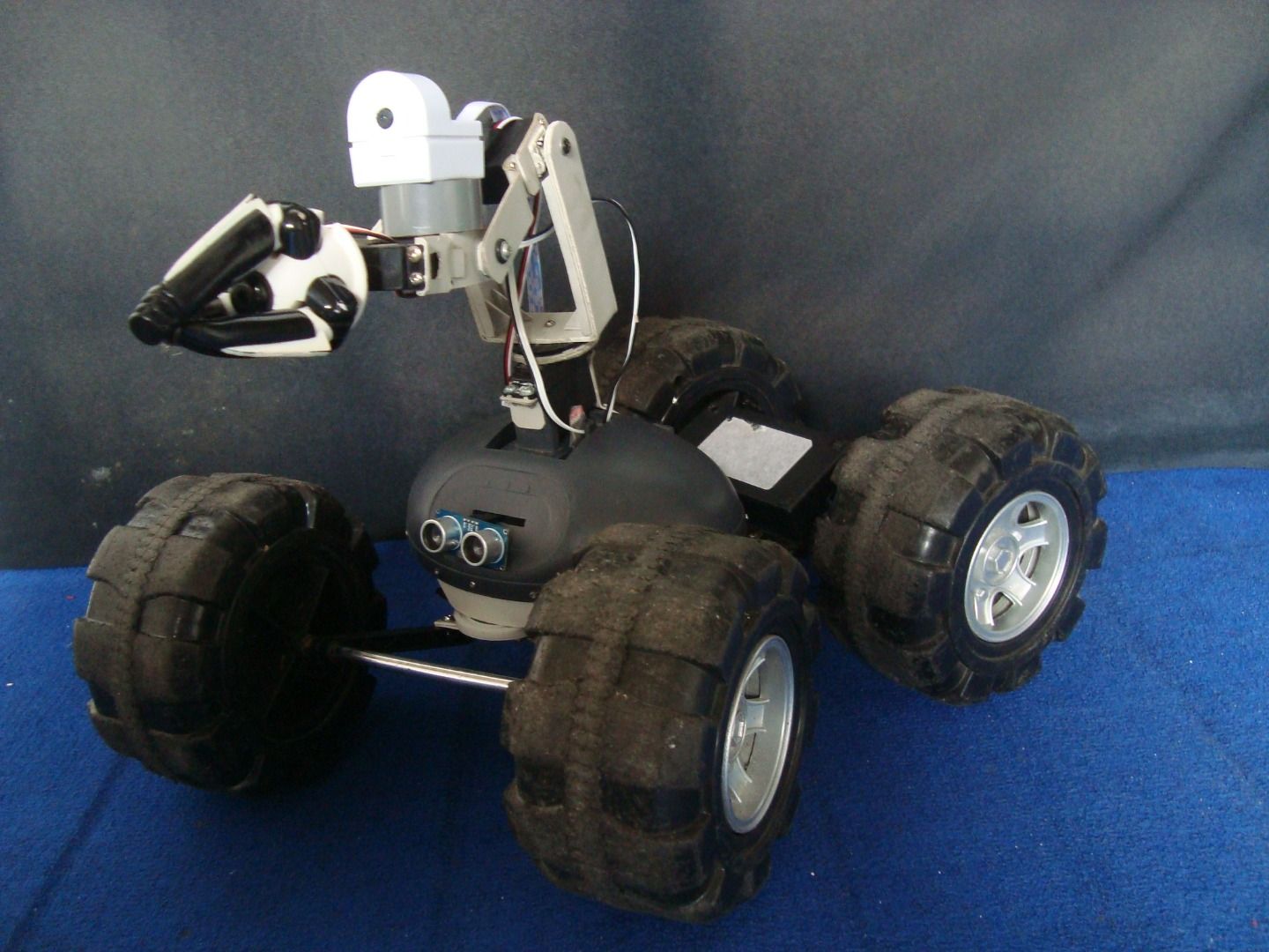 Making Humanoid Robot : 5 Steps - Instructables