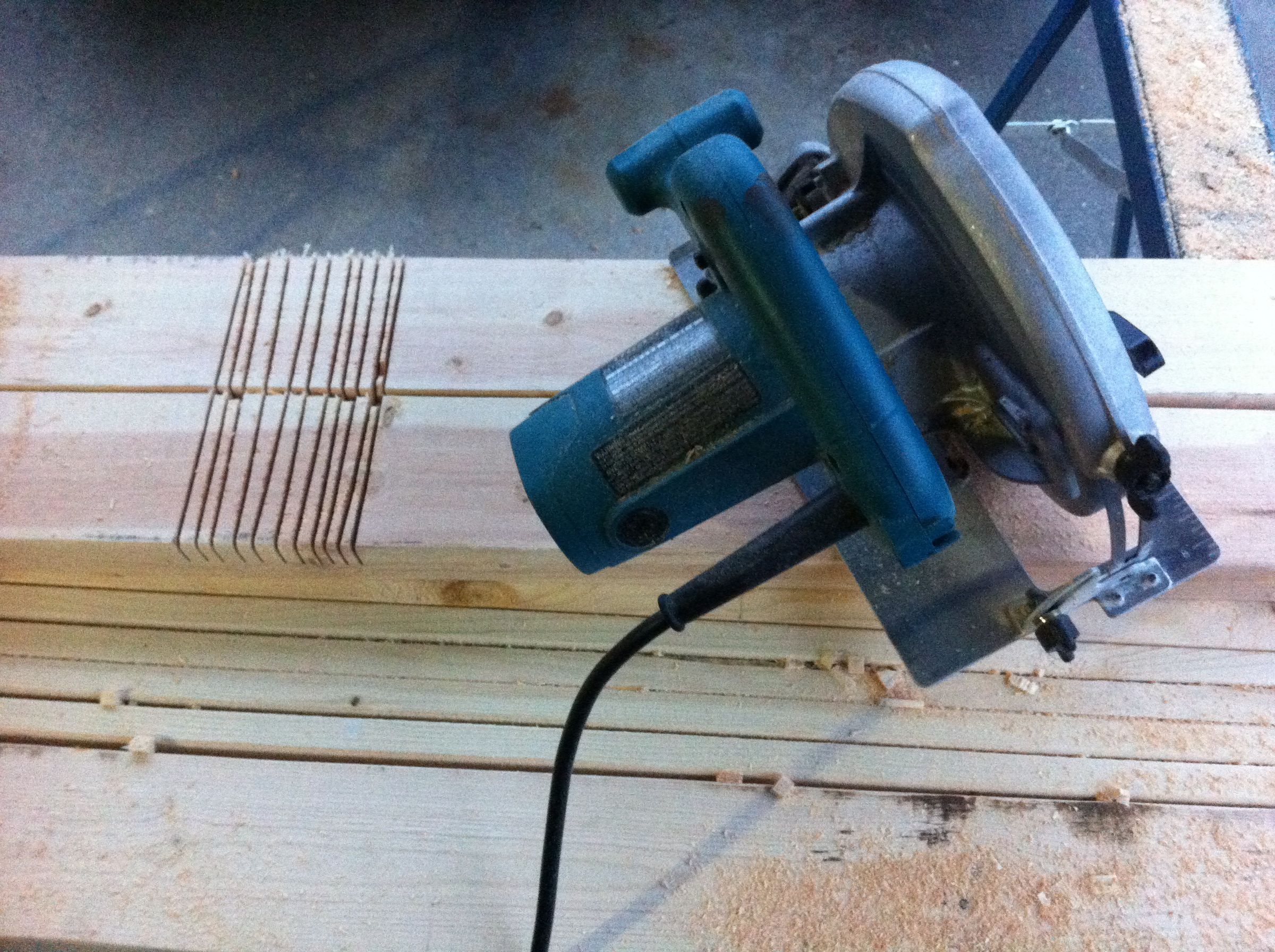 Compound Bow Stand - for a Club Indoor Range : 4 Steps - Instructables