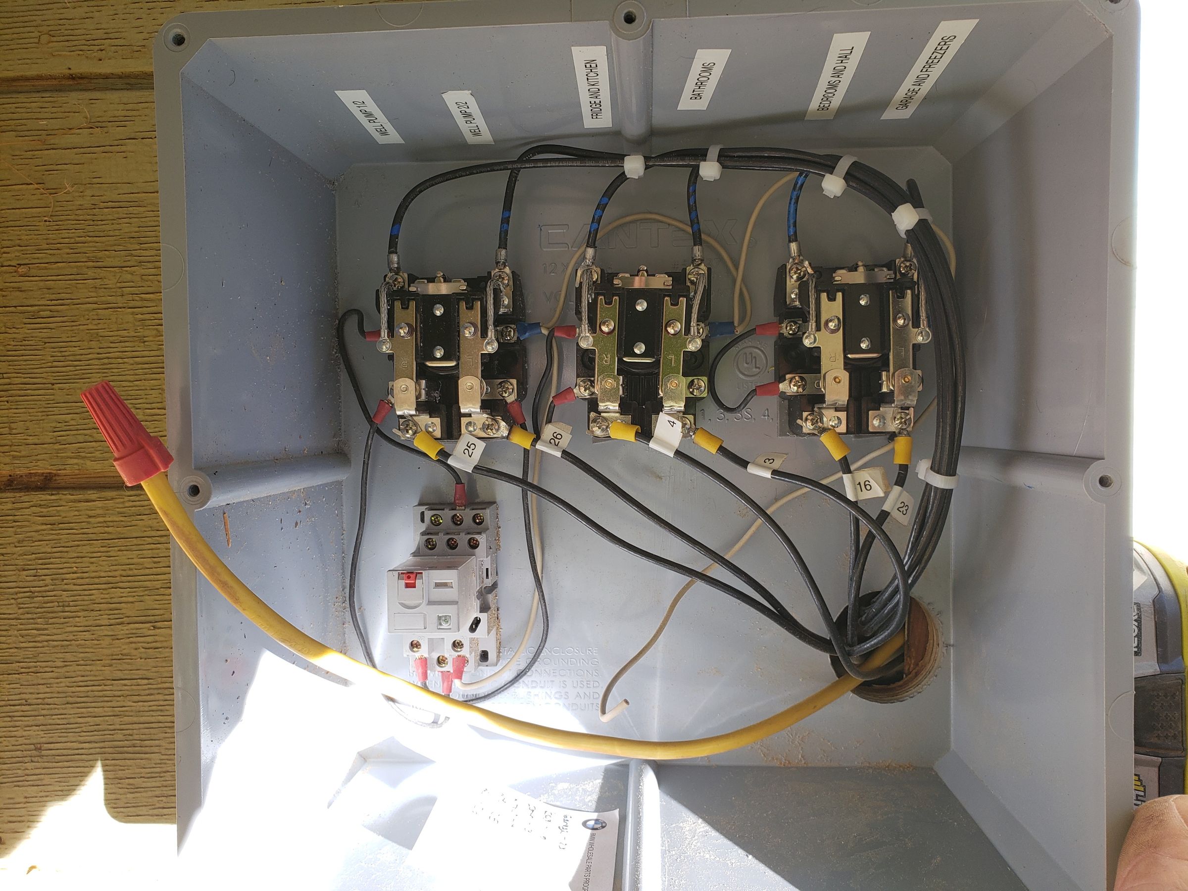 Automatic Generator Transfer Switch : 7 Steps - Instructables