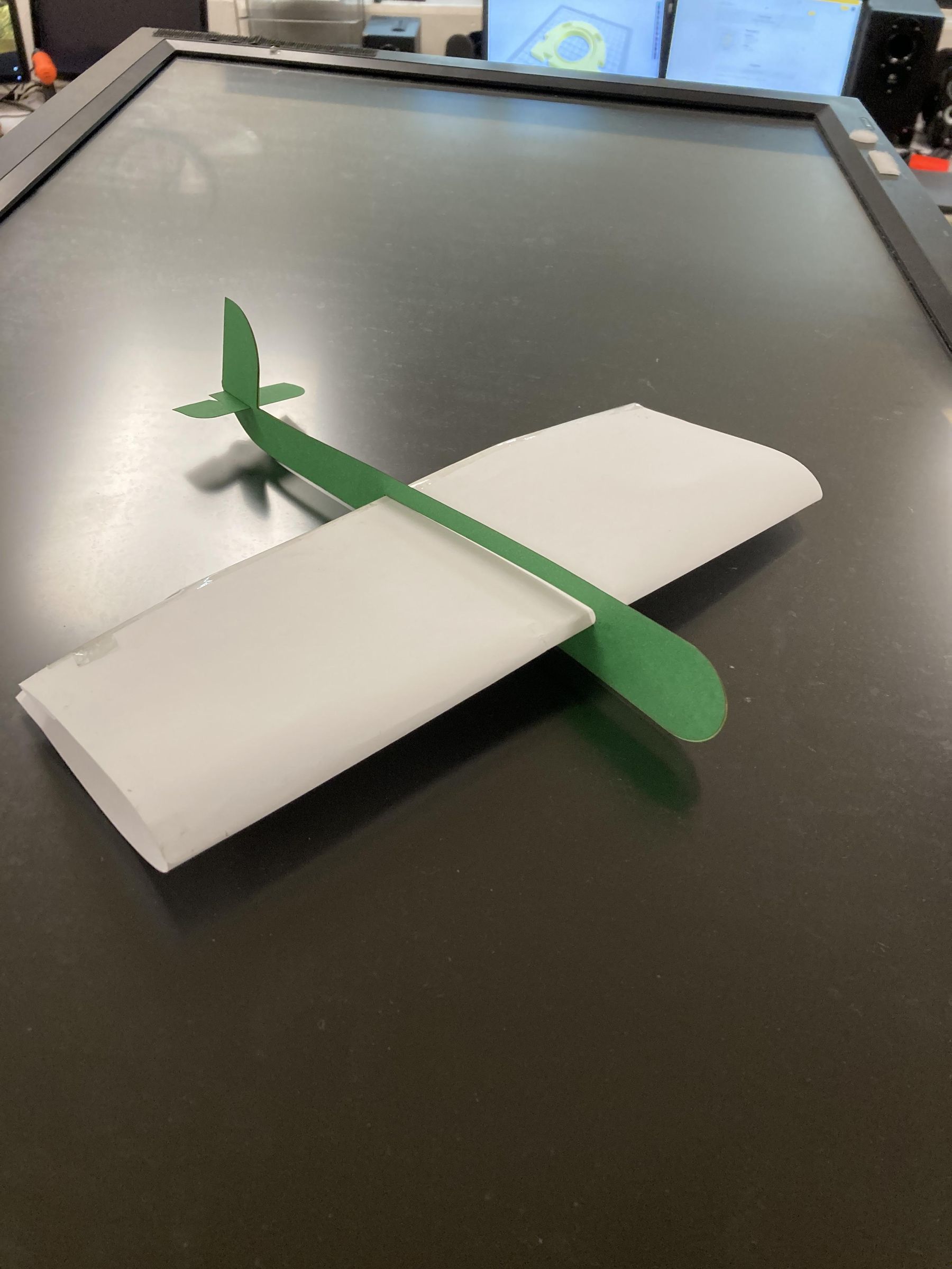 Folder Dog Fighter : 3 Steps - Instructables