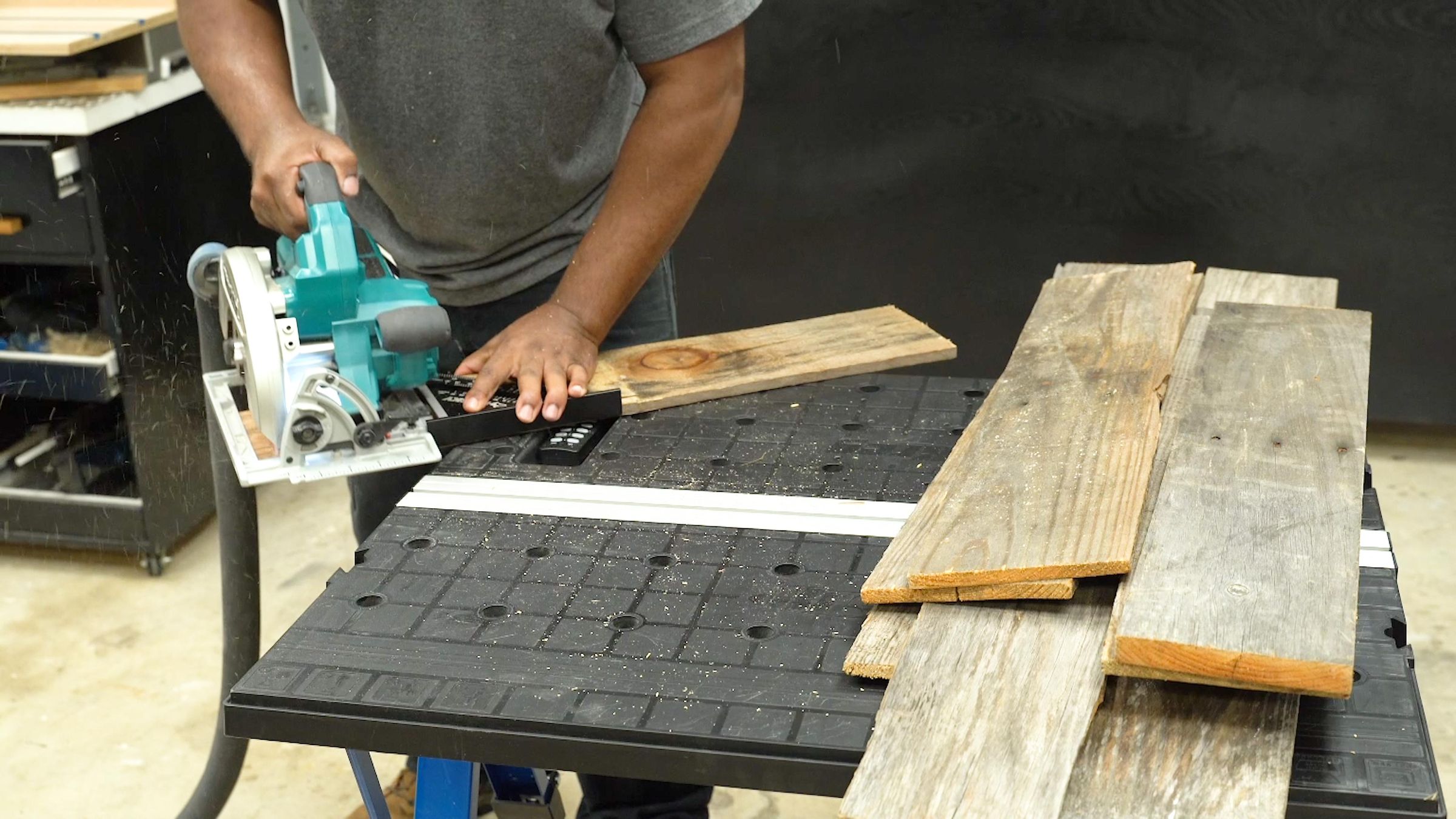How to Build a Portable Pallet Wall : 10 Steps (with Pictures ...