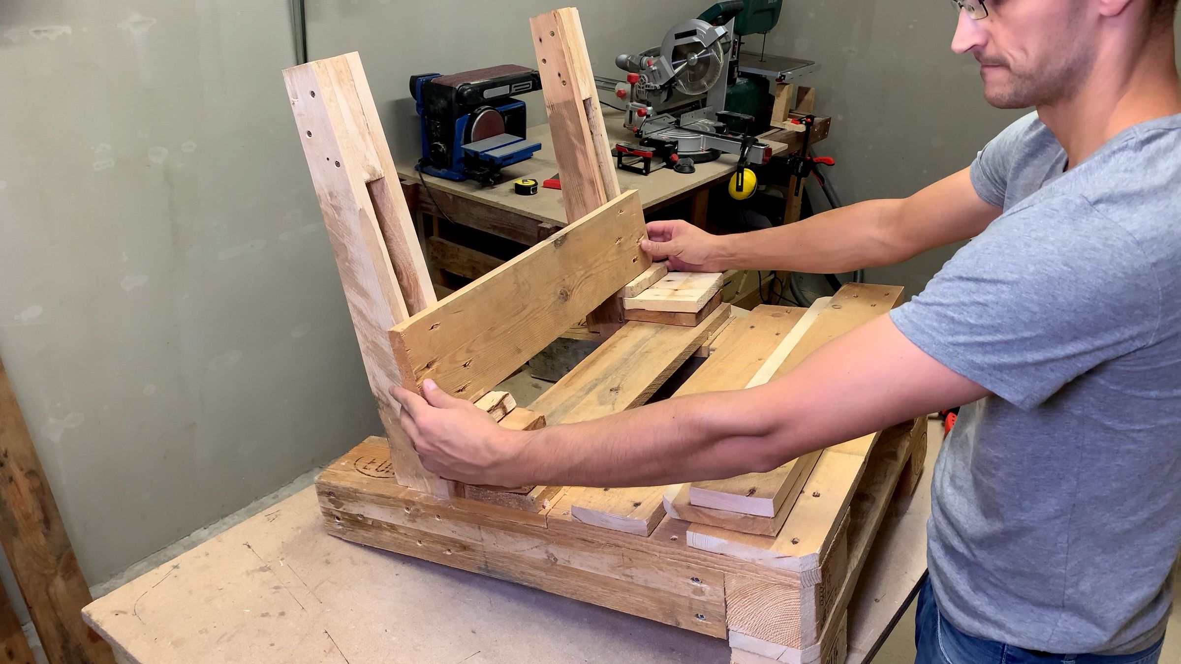 A Deck Chair Made From Pallet Wood Leftovers : 10 Steps (with Pictures ...