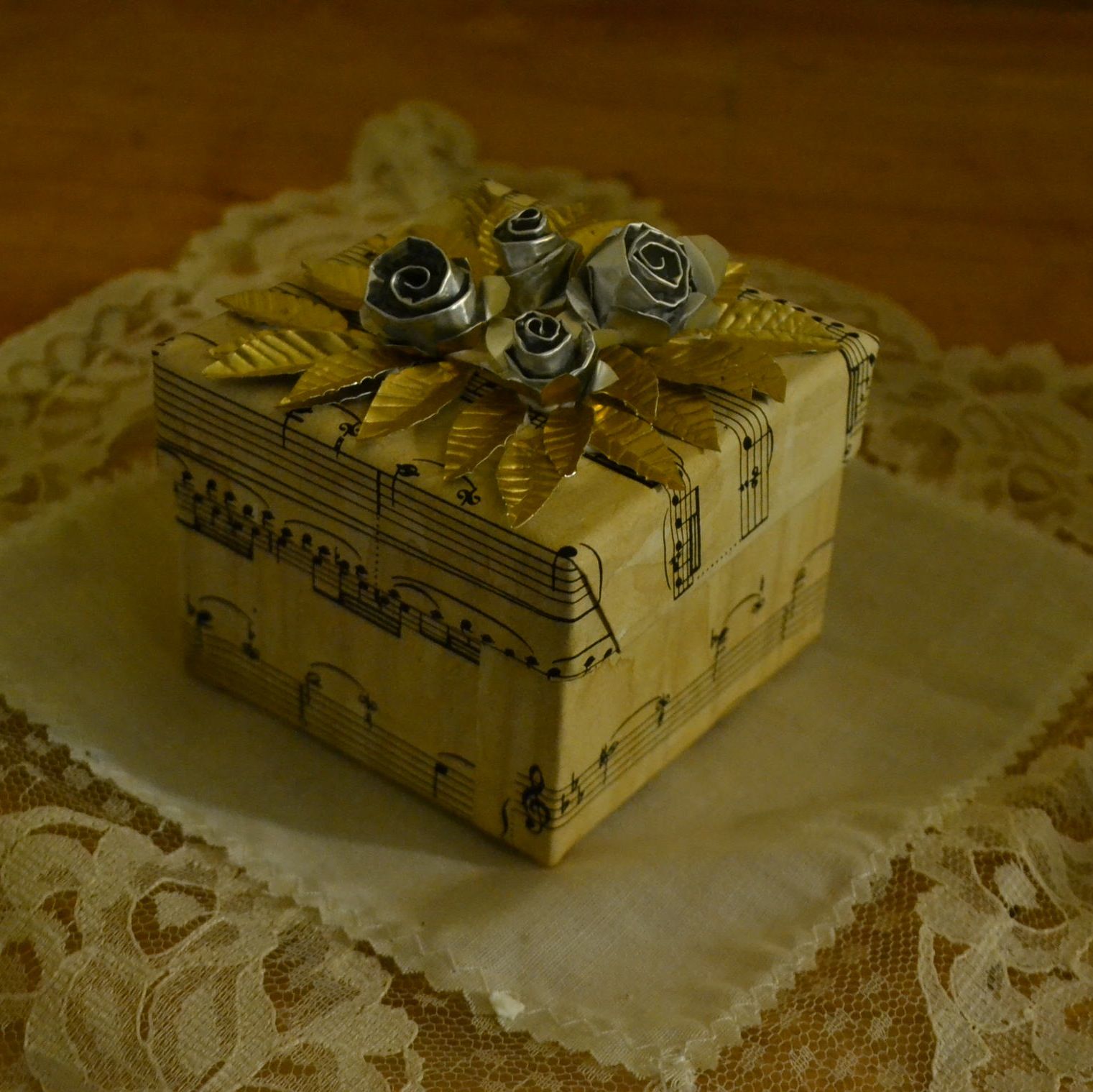 VINTAGE LITTLE BOX ★ : 8 Steps - Instructables