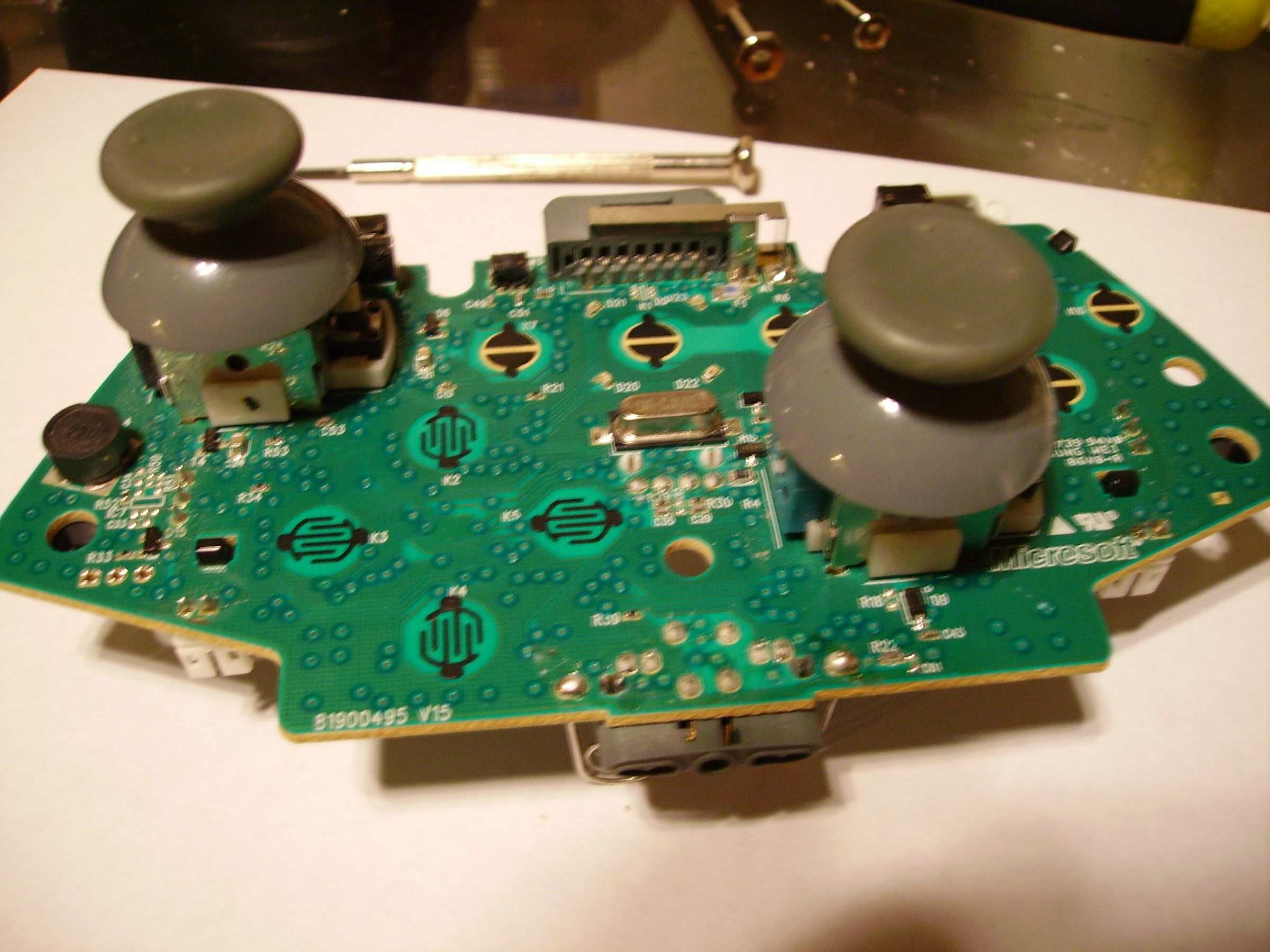 How to Replace a Broken Analog Joystick on an XBOX 360 Controller. : 4 ...