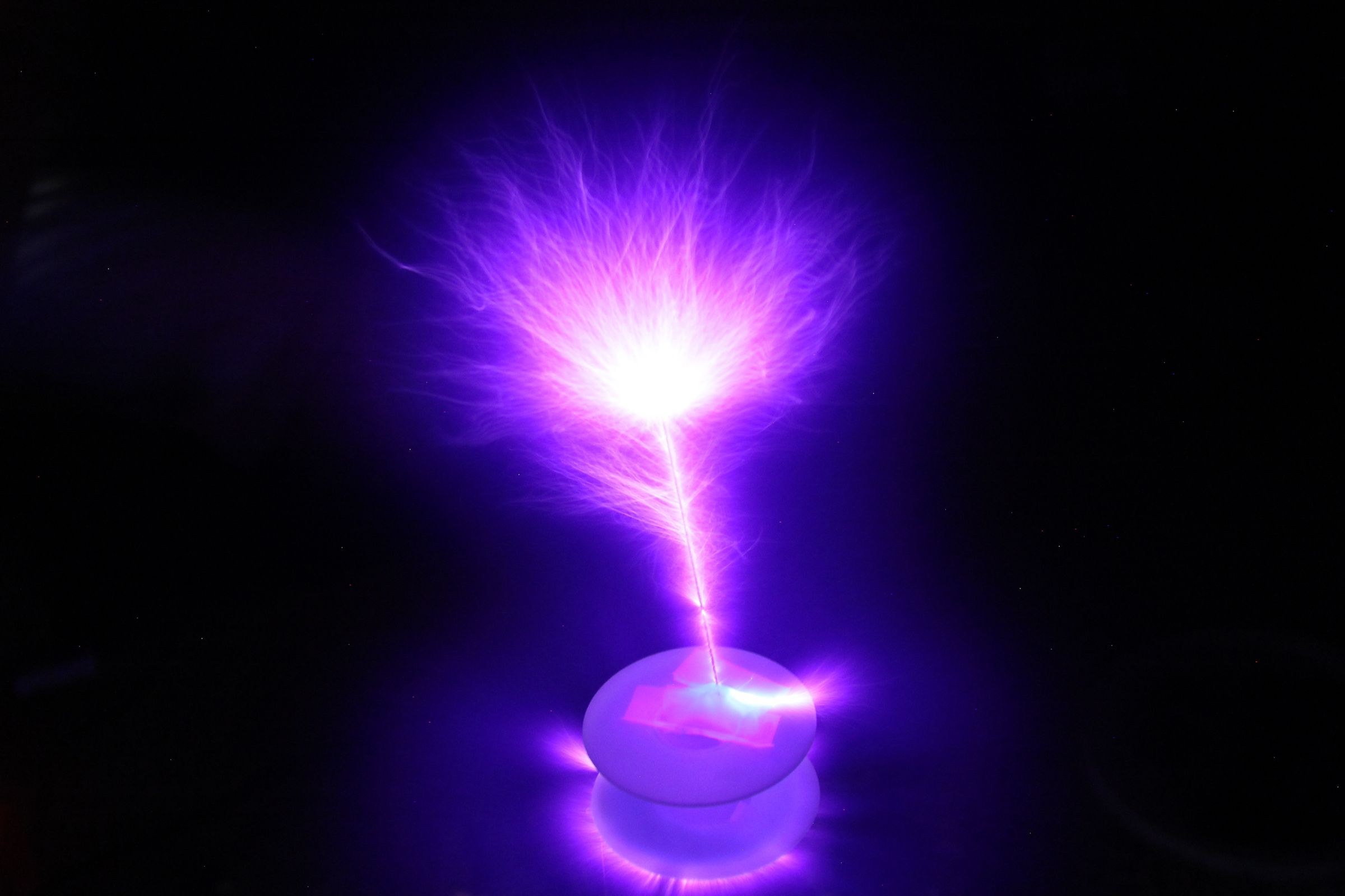 The Lightning Machine: How to Build a Tesla Coil : 12 Steps (with ...