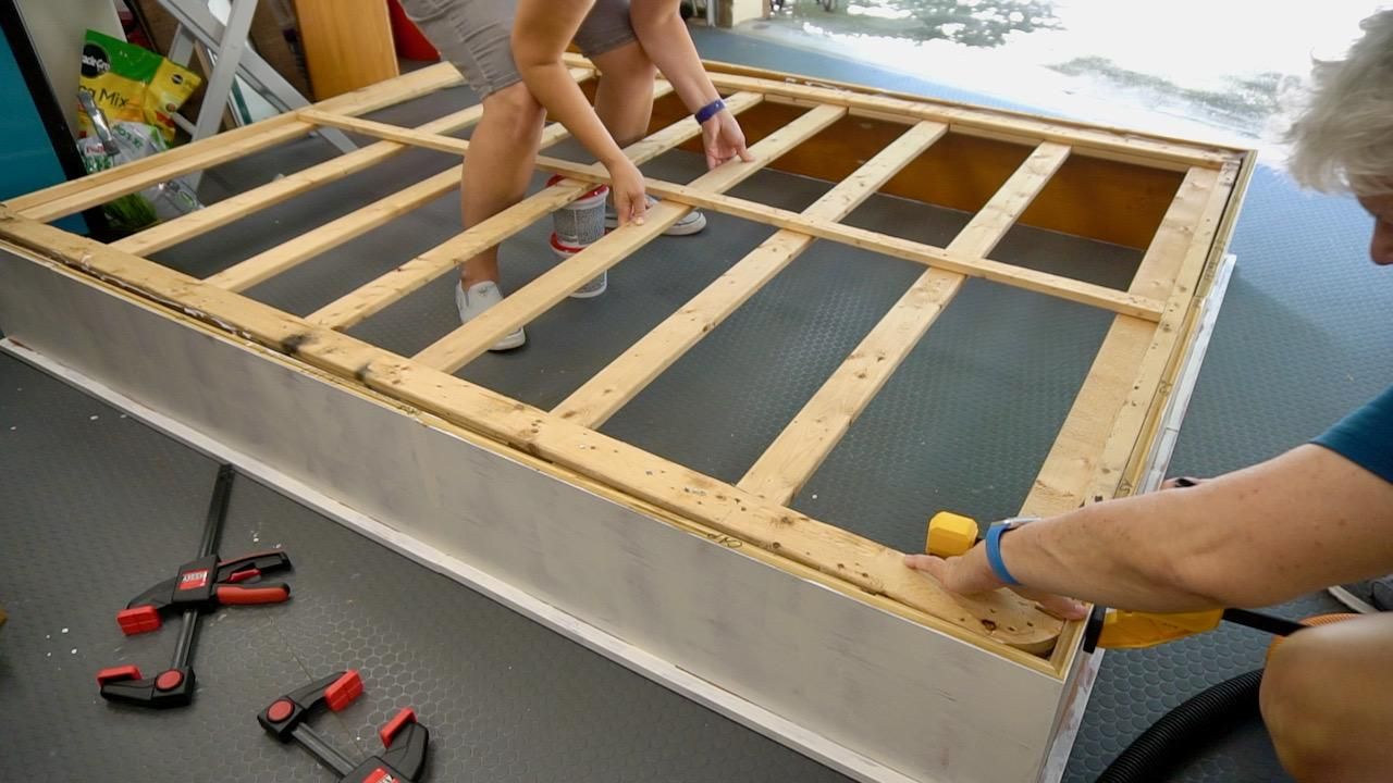 DIY Modern Bed Frame From Old Boxspring : 5 Steps - Instructables