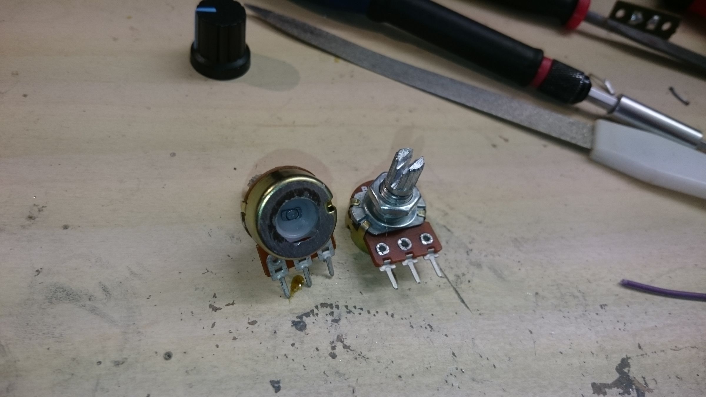 Hack Digital Radio, Replace the Volume Control : 5 Steps - Instructables