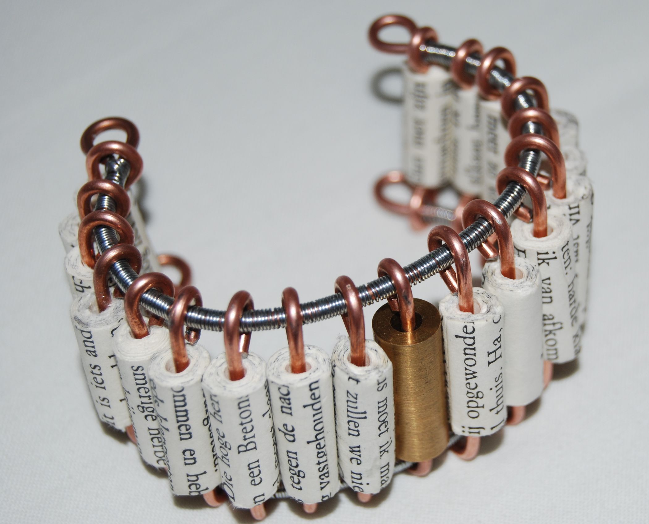 Paper Bracelet : 7 Steps (with Pictures) - Instructables