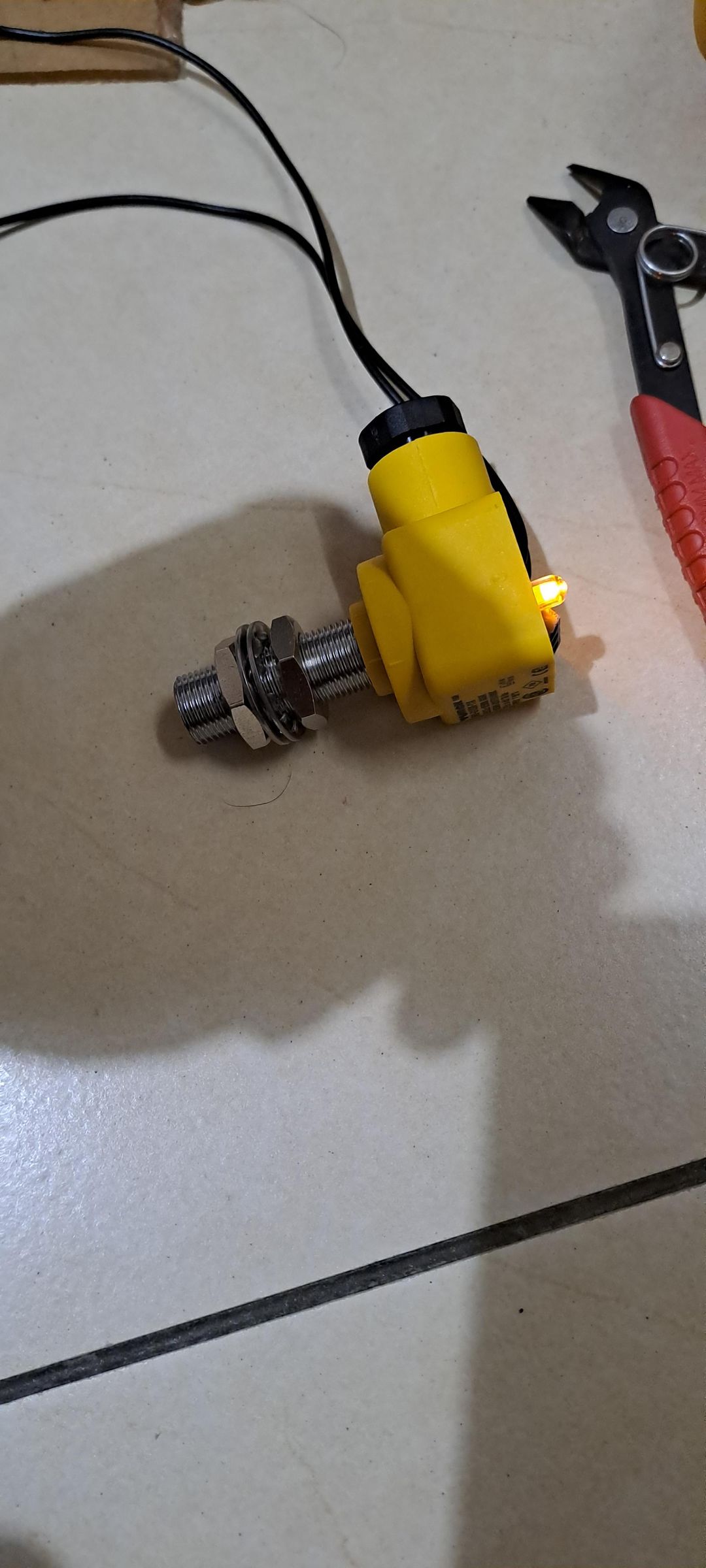 Simple Circuit With One Mosfet to Control Lamp Using Proximity Switch ...