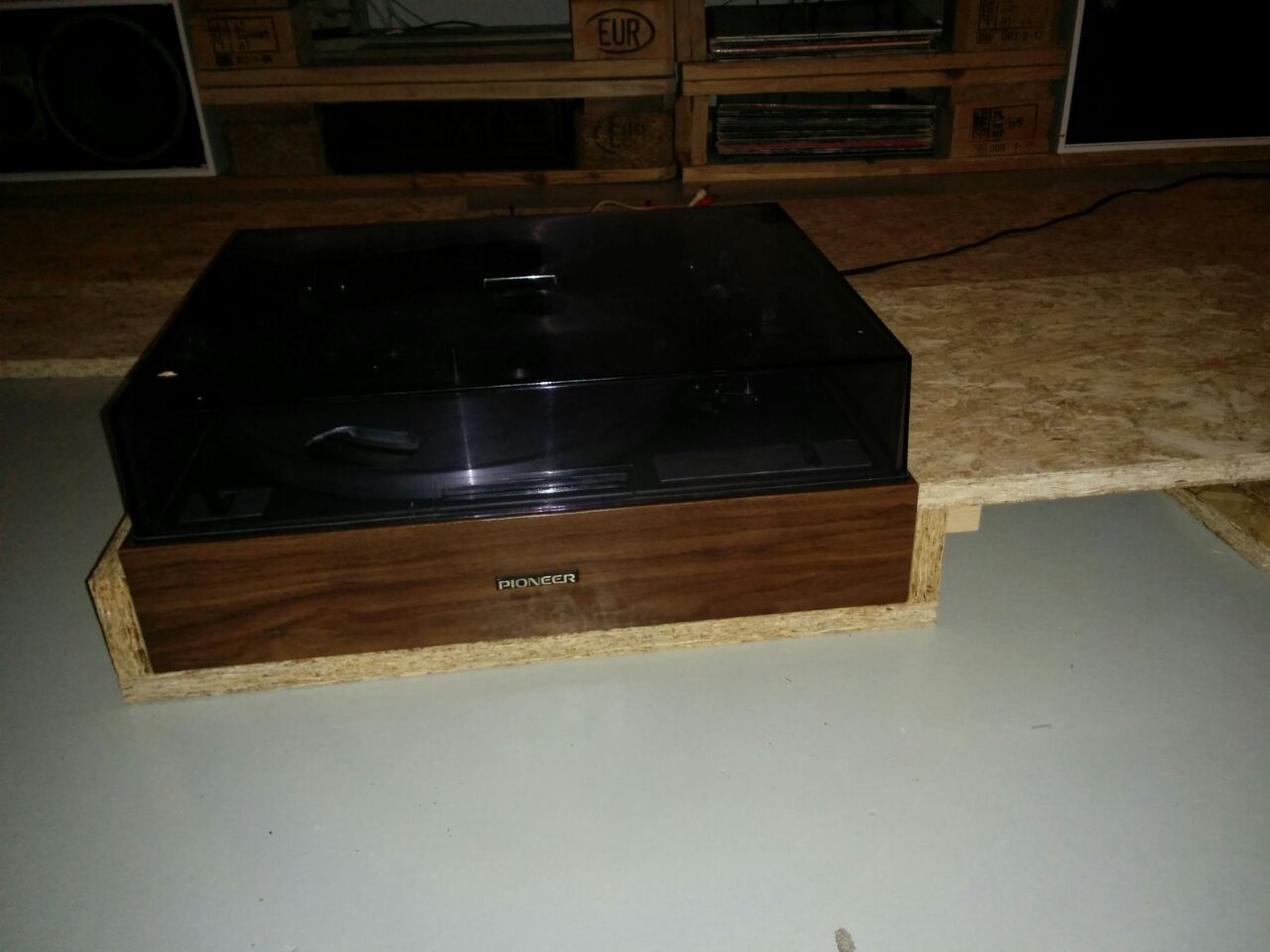 Turntable Cabinet OSB : 4 Steps - Instructables