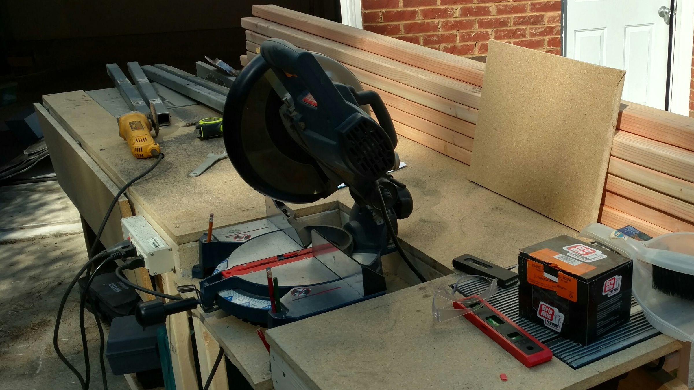Super Simple Stud Shelves : 4 Steps (with Pictures) - Instructables