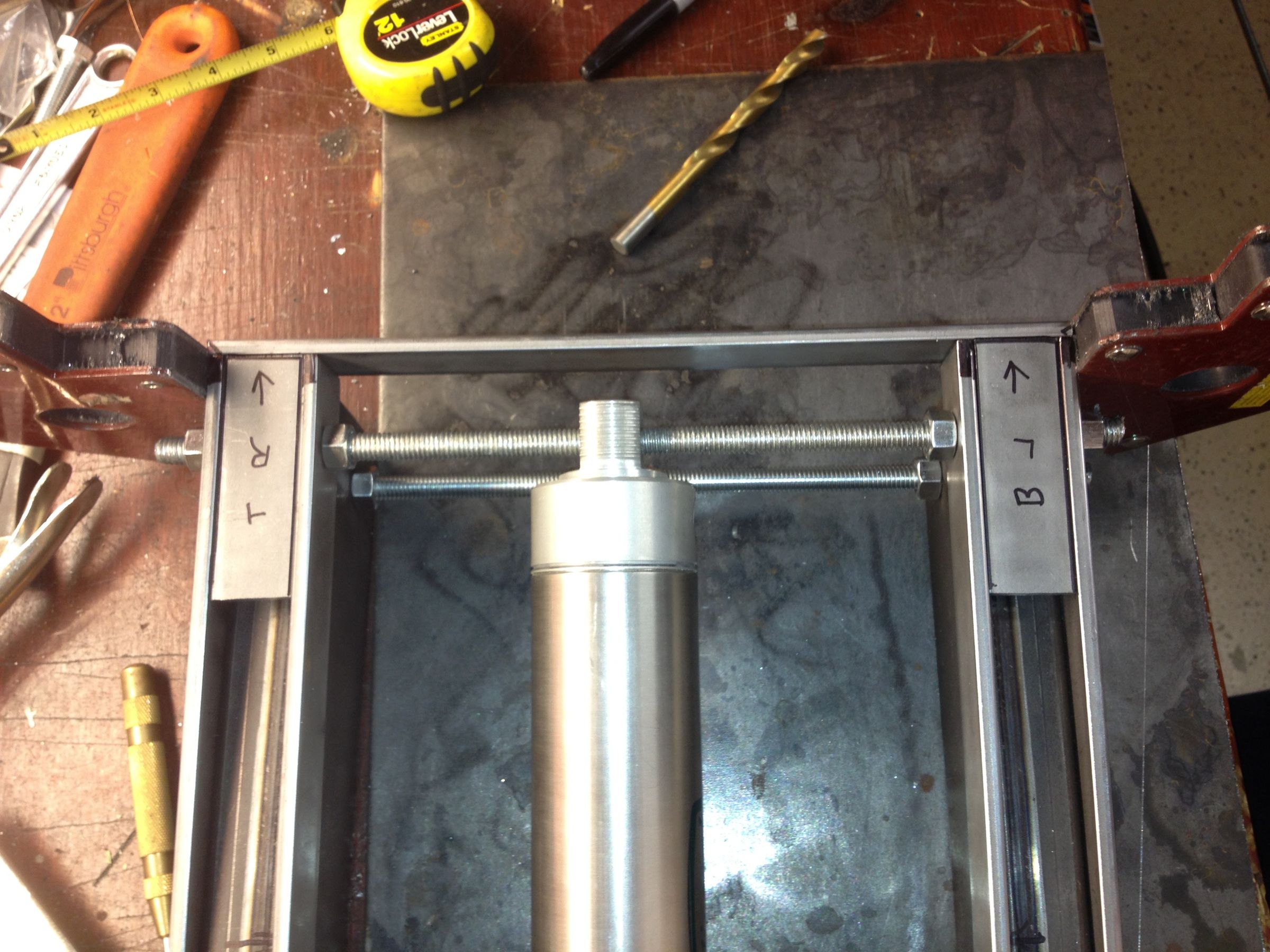 6-Wheeled R/C Wheelbarrow With Pneumatic Dump : 11 Steps (with Pictures ...