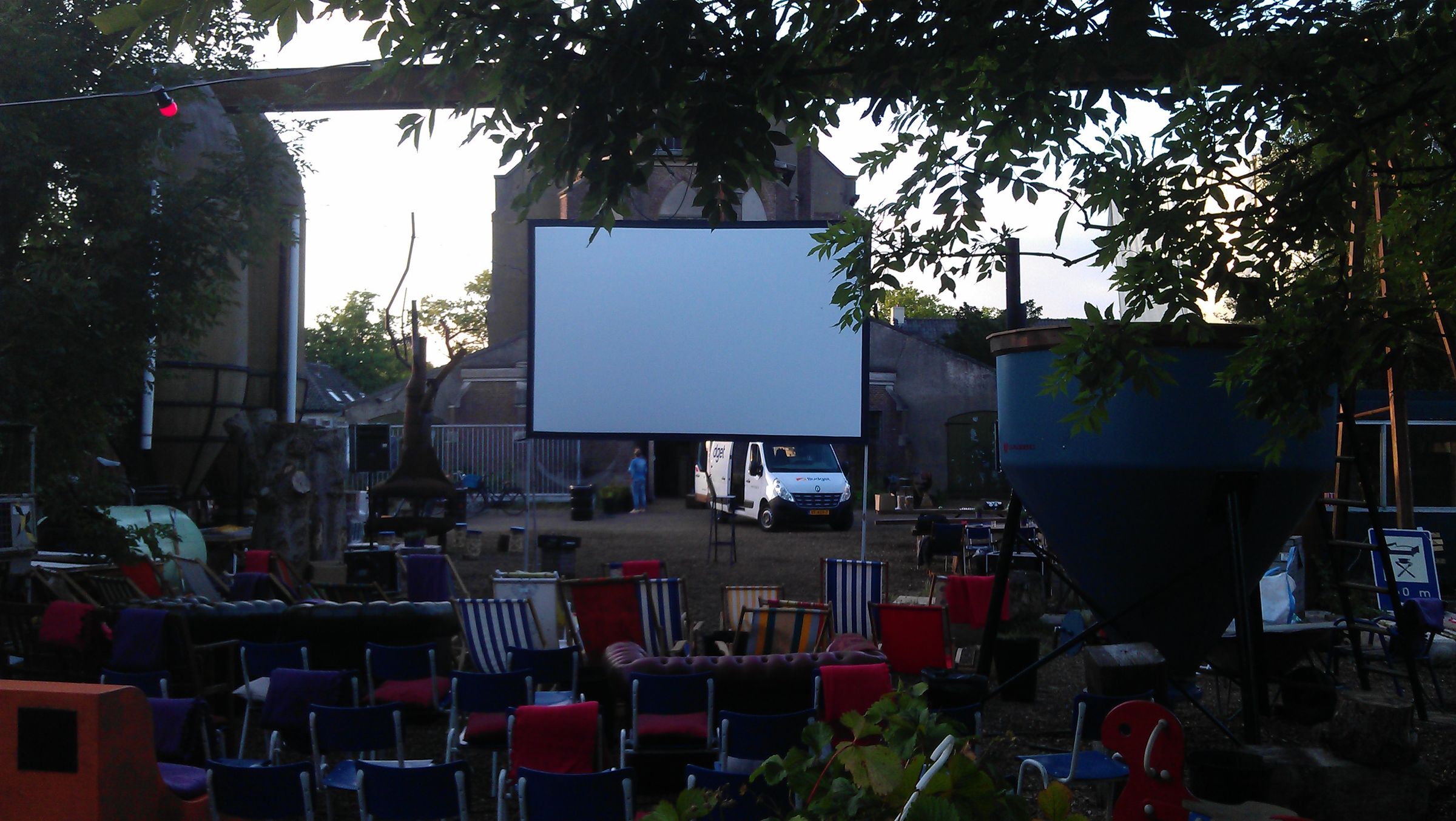 I Created My Own Mobile Cinema : 3 Steps (with Pictures) - Instructables