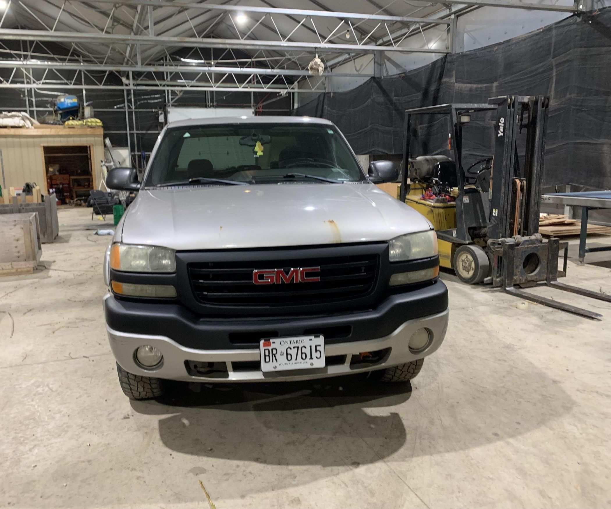 Blacked Out Chrome on 2004 GMC : 6 Steps - Instructables