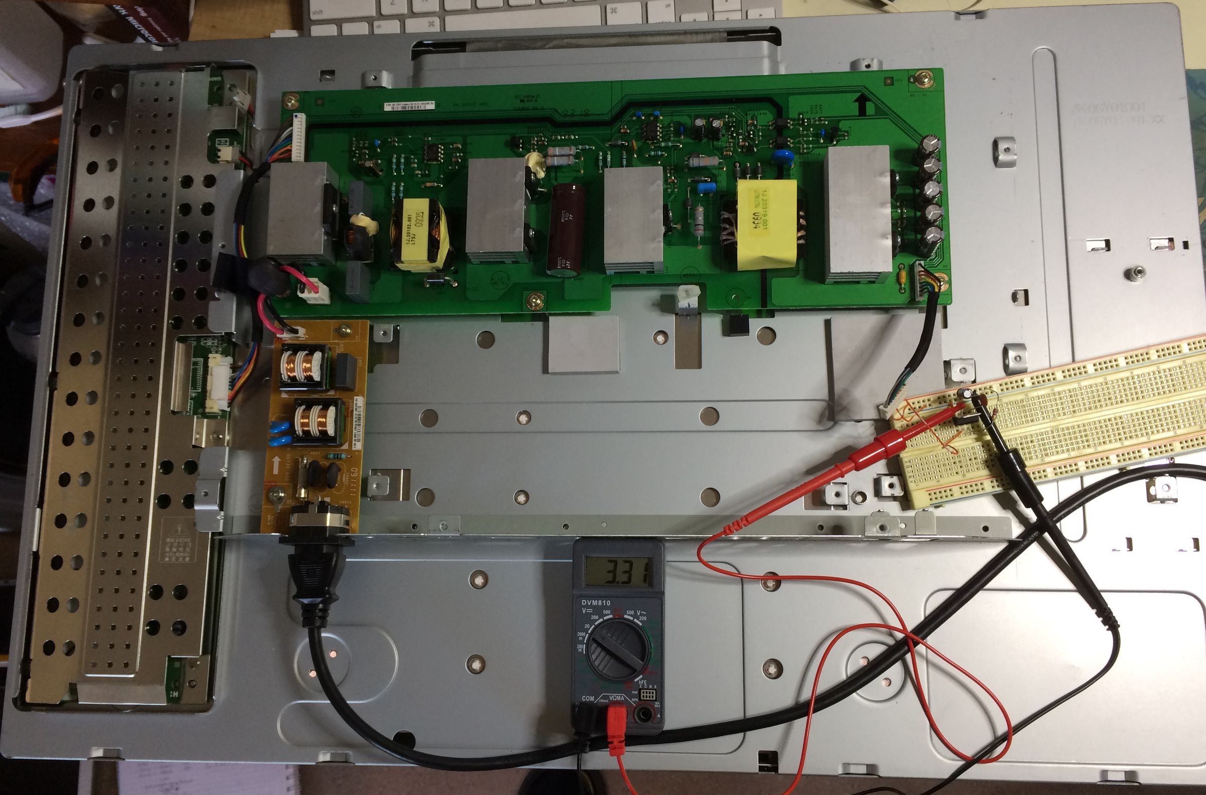 Continuous Light Panel With Regulated Brightness From a Broken LCD Monitor : 3 Steps - Instructables