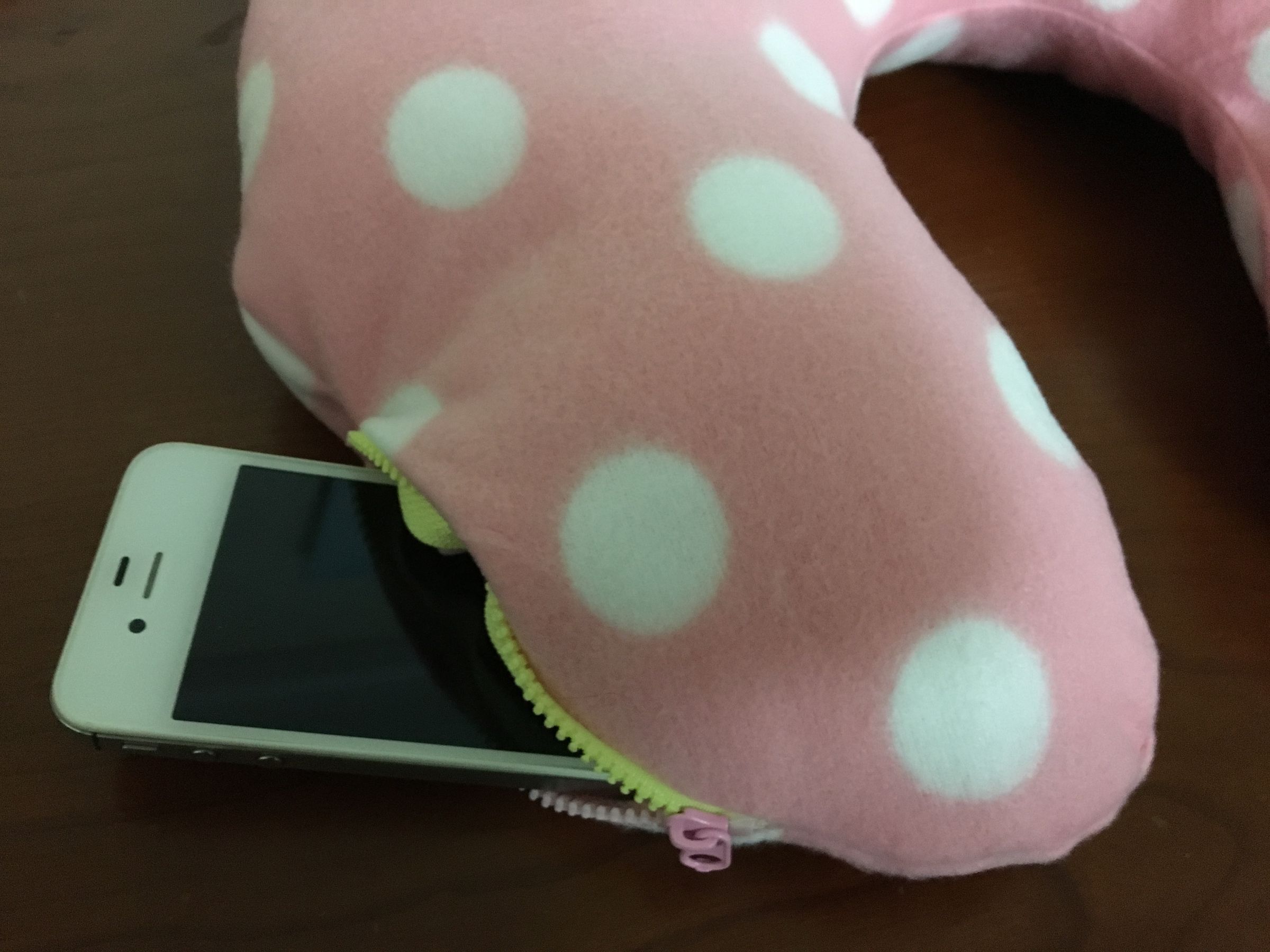 Travel Pillow With Pocket : 15 Steps (with Pictures) - Instructables