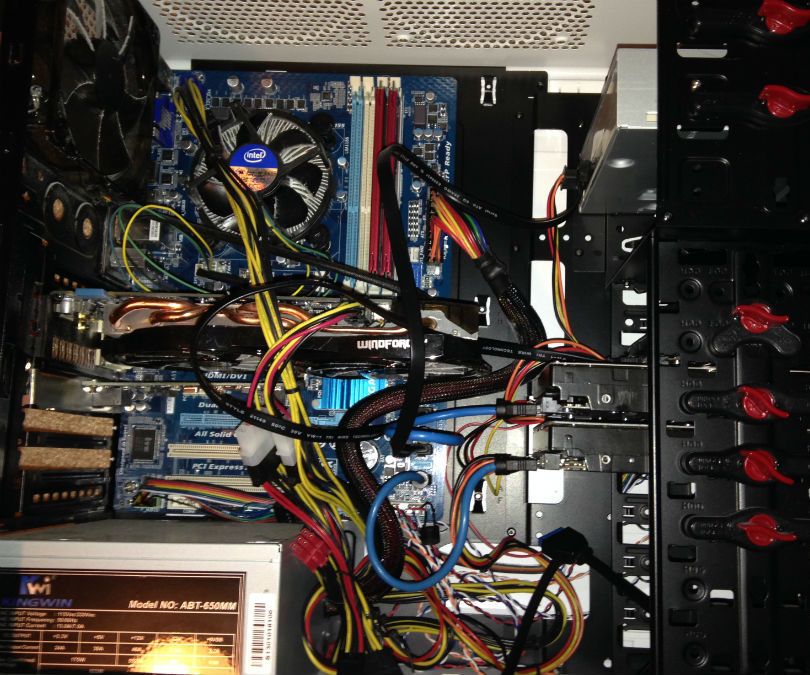 Install a Hard Drive in a PC : 5 Steps - Instructables