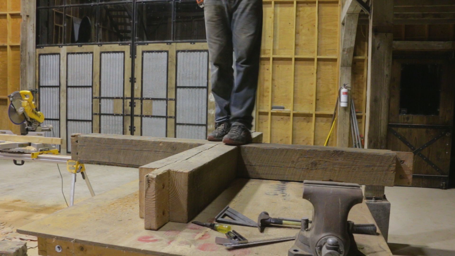 Retractable Barn Chandelier for My Sister's Wedding Reception : 8 Steps ...
