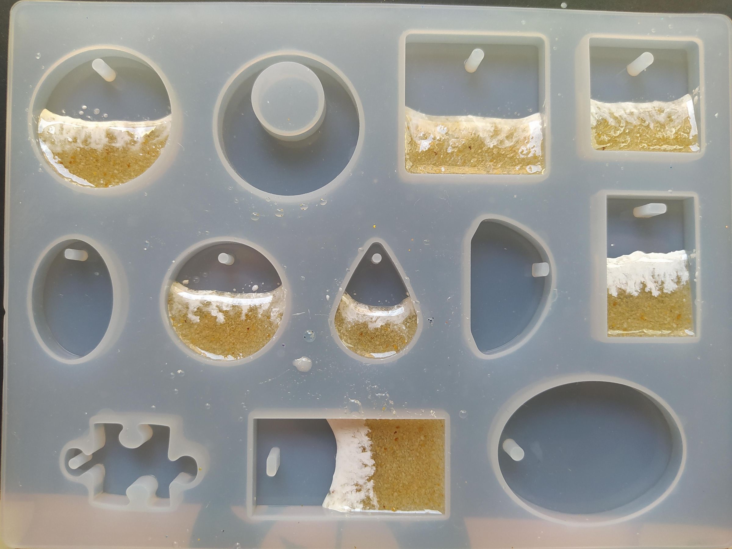 Epoxy Resin Encapsulated Beach : 6 Steps (with Pictures) - Instructables