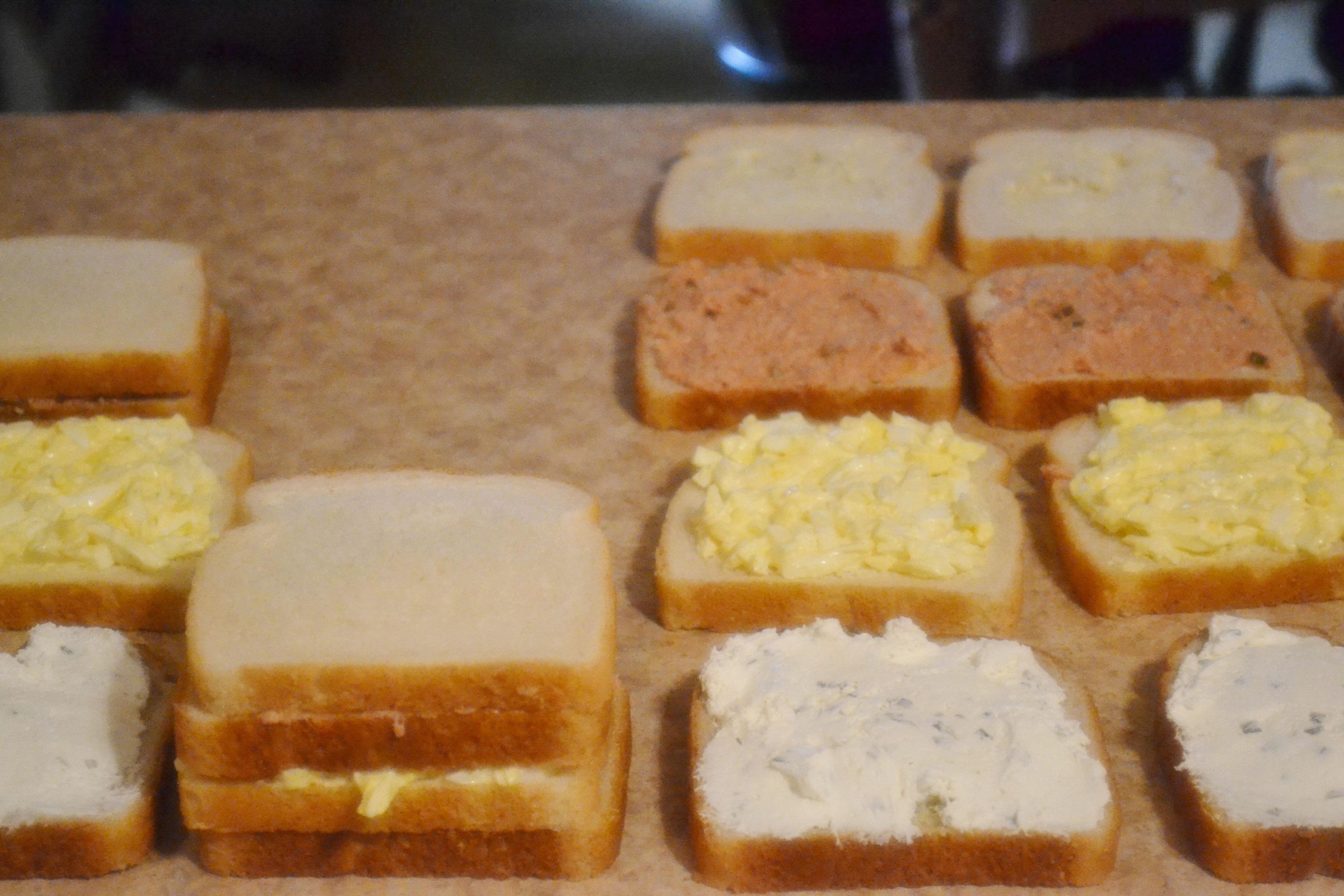 HOW TO MAKE a CHEESY TRIPLE LAYER DAGWOOD SANDWICH : 10 Steps ...