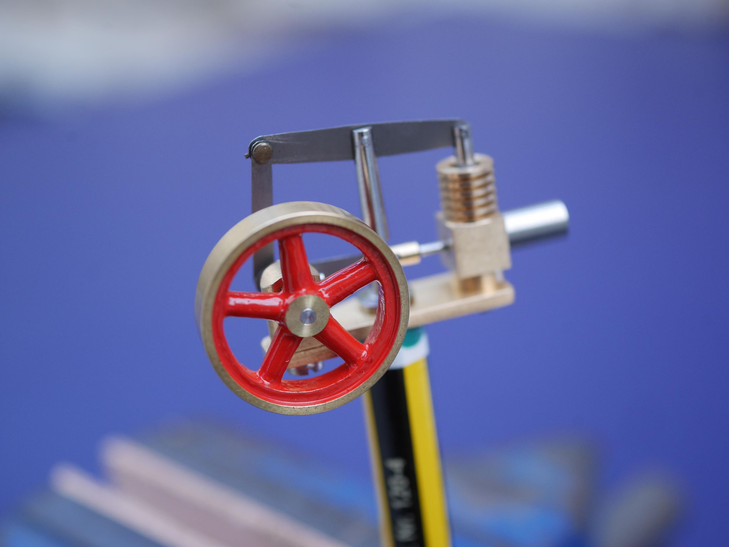 A Miniature Beam Stirling Engine : 11 Steps (with Pictures) - Instructables