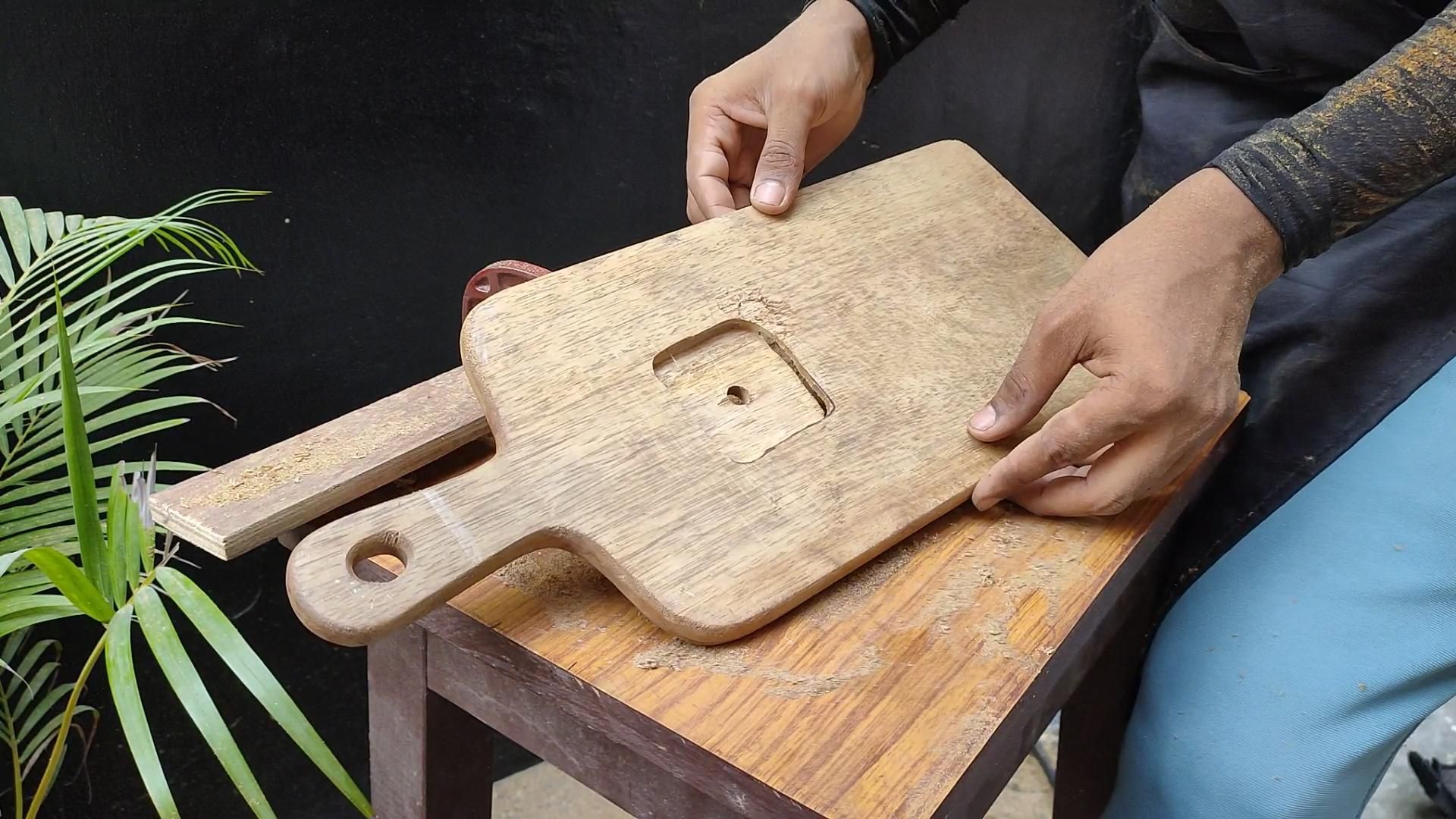 DIY Epoxy Clock: a Chopping Board Clock With a Blue Ocean! : 5 Steps ...