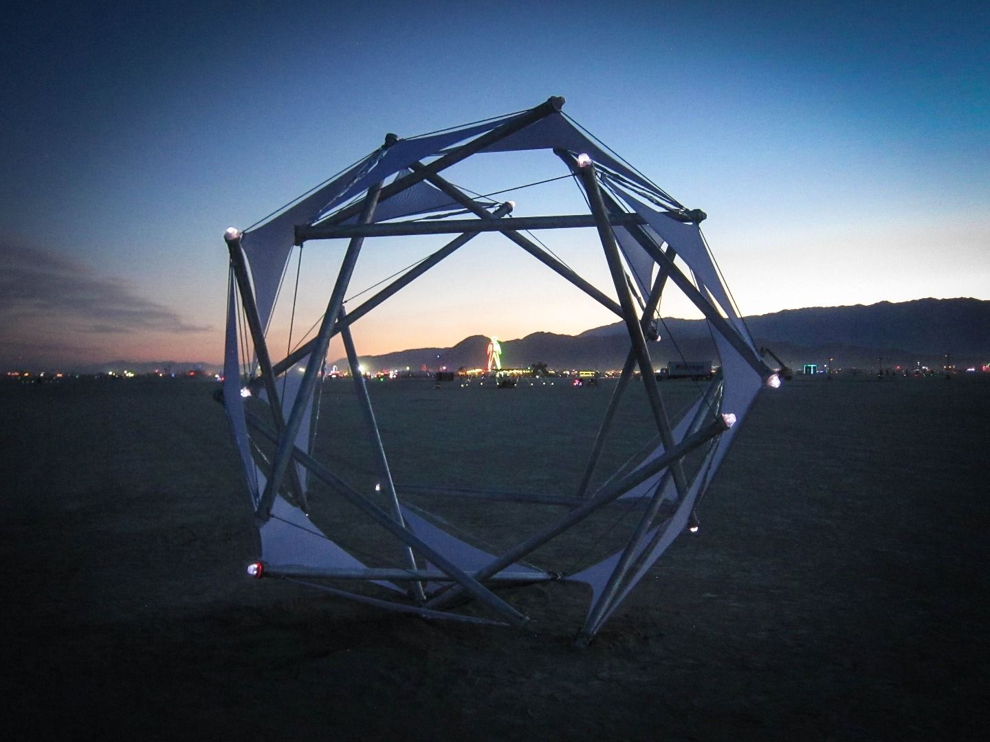 Tensegrity Goes Big for Burning Man : 47 Steps (with Pictures ...