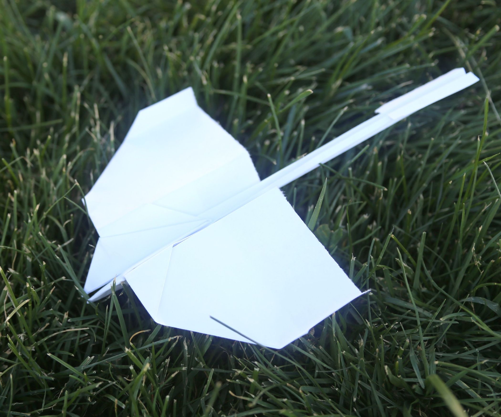 Finest Paper Plane : 4 Steps (with Pictures) - Instructables