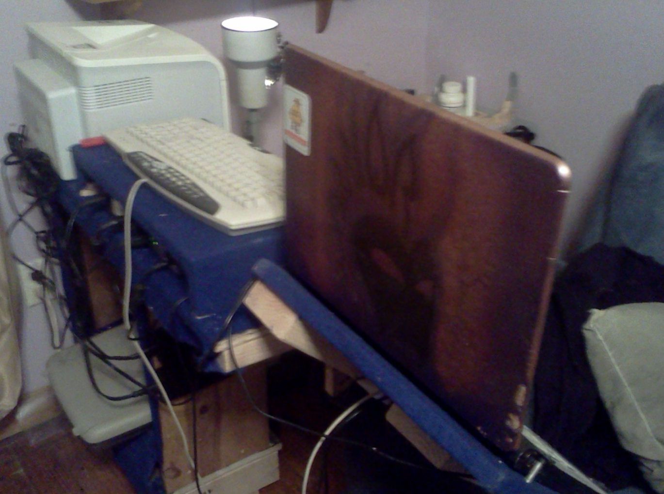 How to Build a Rotating Laptop Mobile Stand : 10 Steps - Instructables