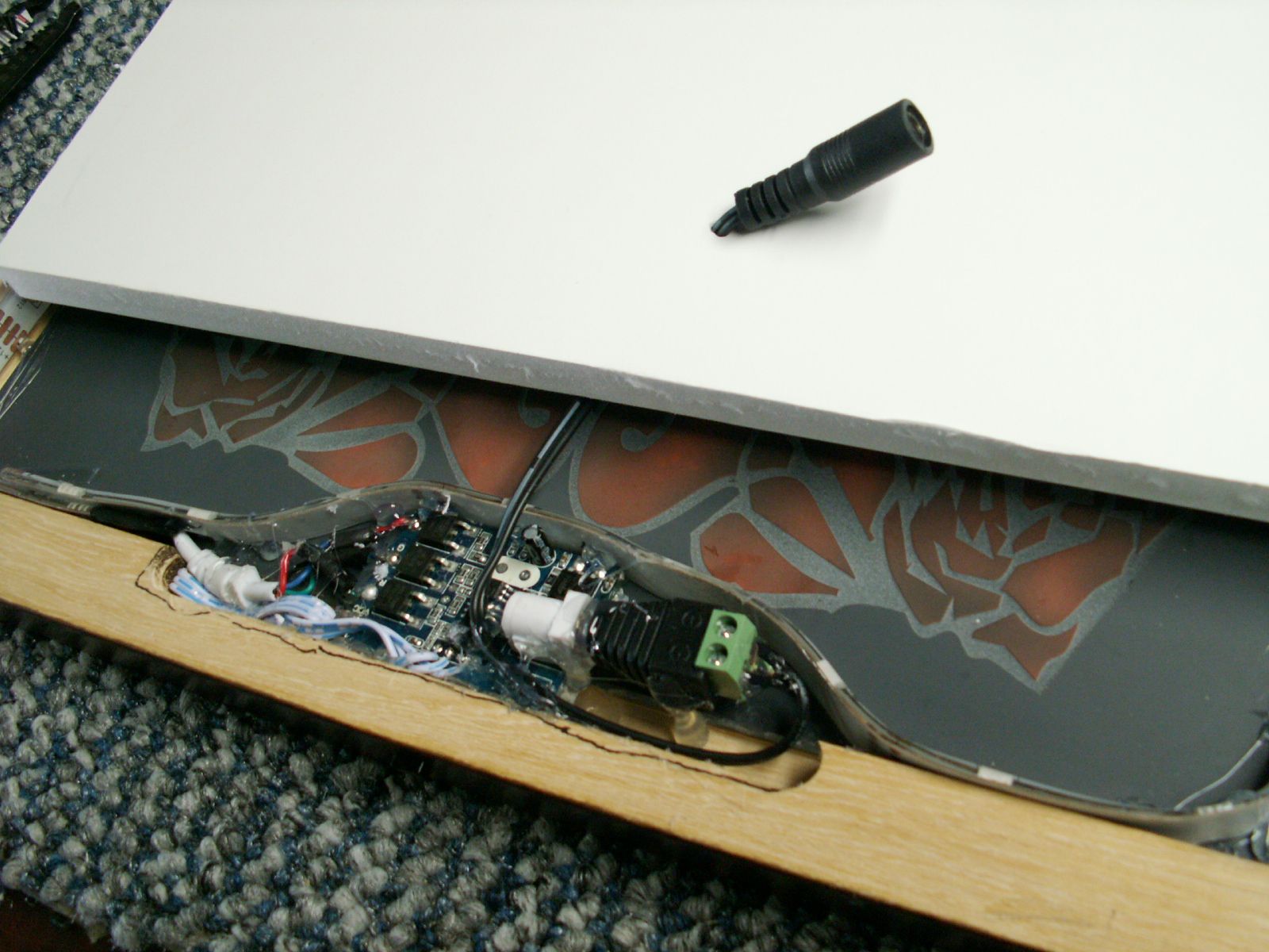 L.E.D. Backlit Mirror Memorial : 9 Steps (with Pictures) - Instructables