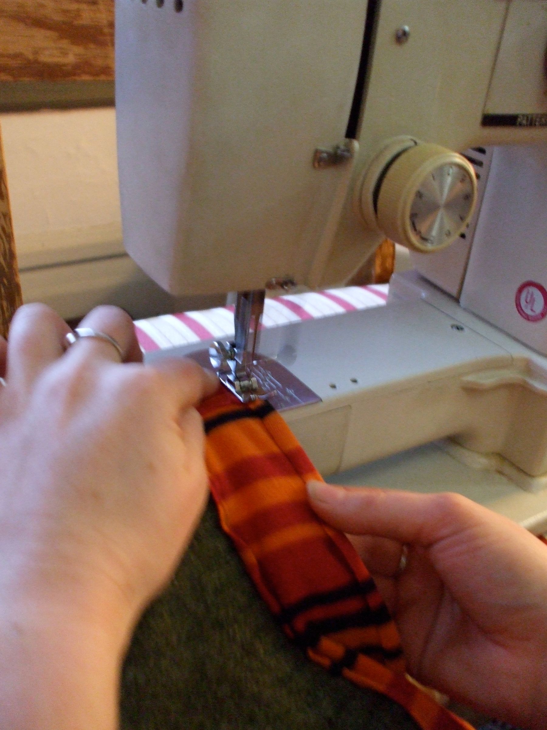How to Make an IPod Hat : 11 Steps (with Pictures) - Instructables