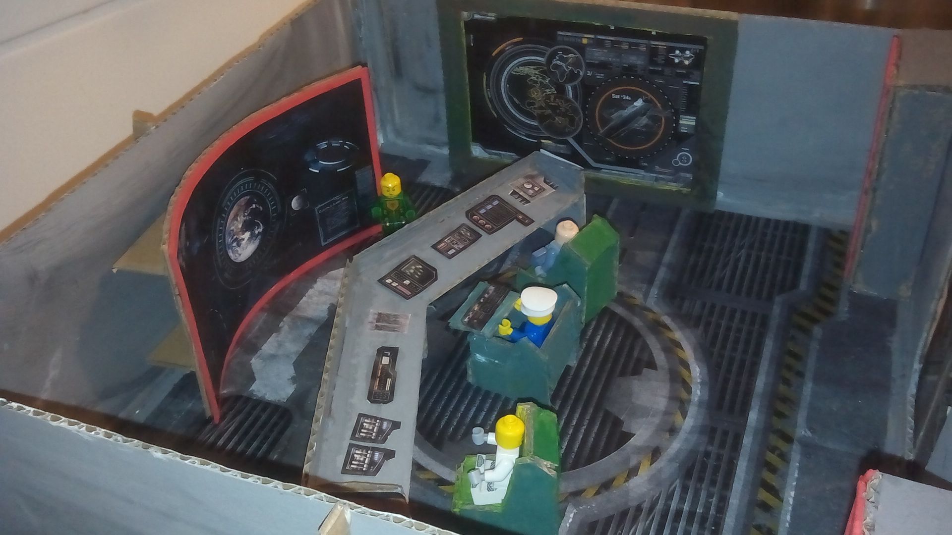 Cardboard Sci-Fi Action Playset for LEGO - Instructables