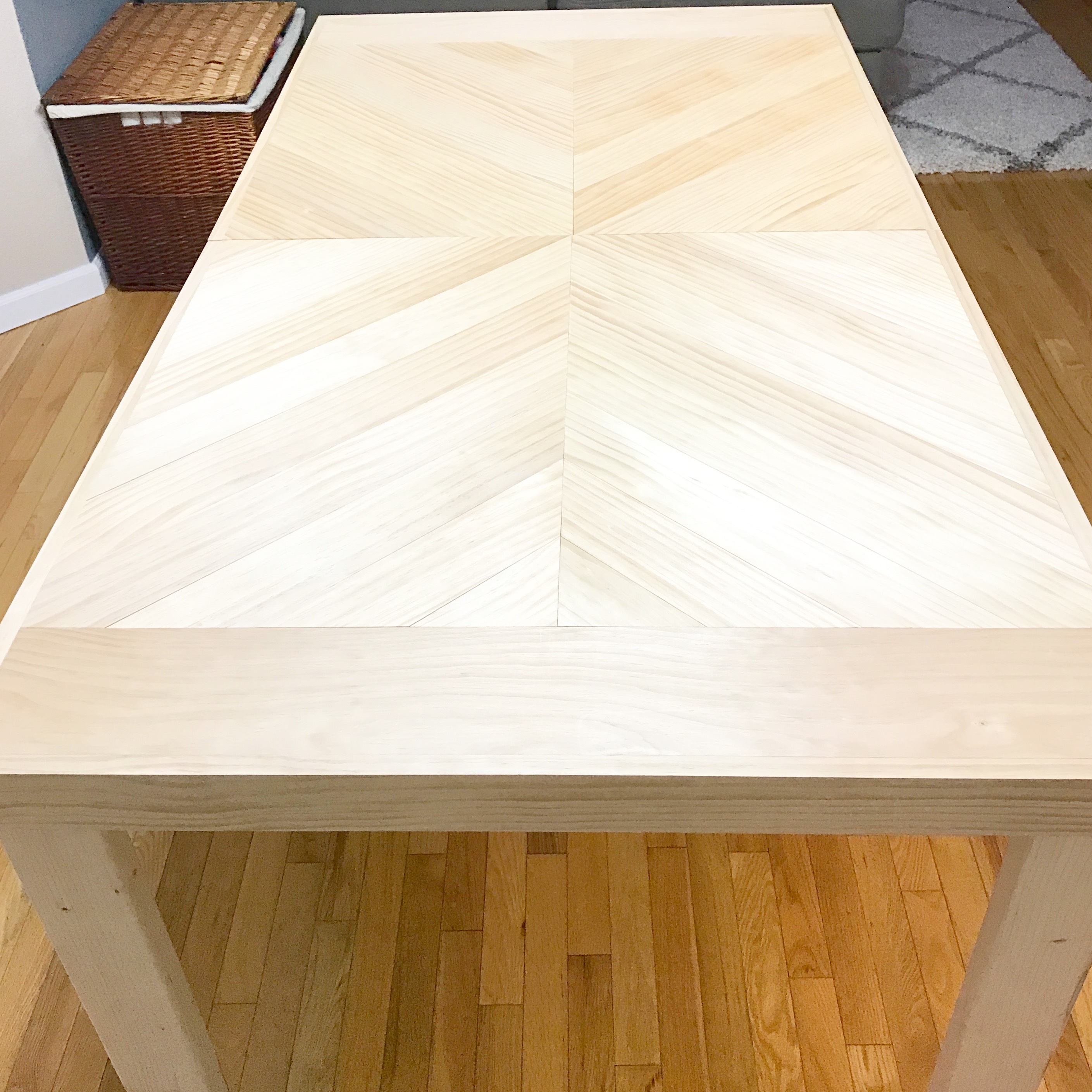 Folding Chevron Farm Table : 8 Steps (with Pictures) - Instructables