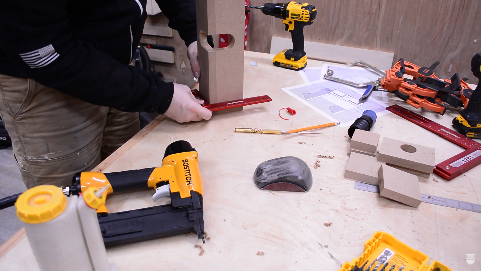 How to Build a Portable Router Table | DIY Woodworking Shop Project ...