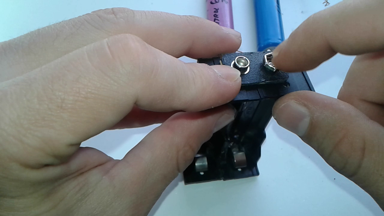 How to Make 9v Battery Pack Using 18650 : 7 Steps - Instructables