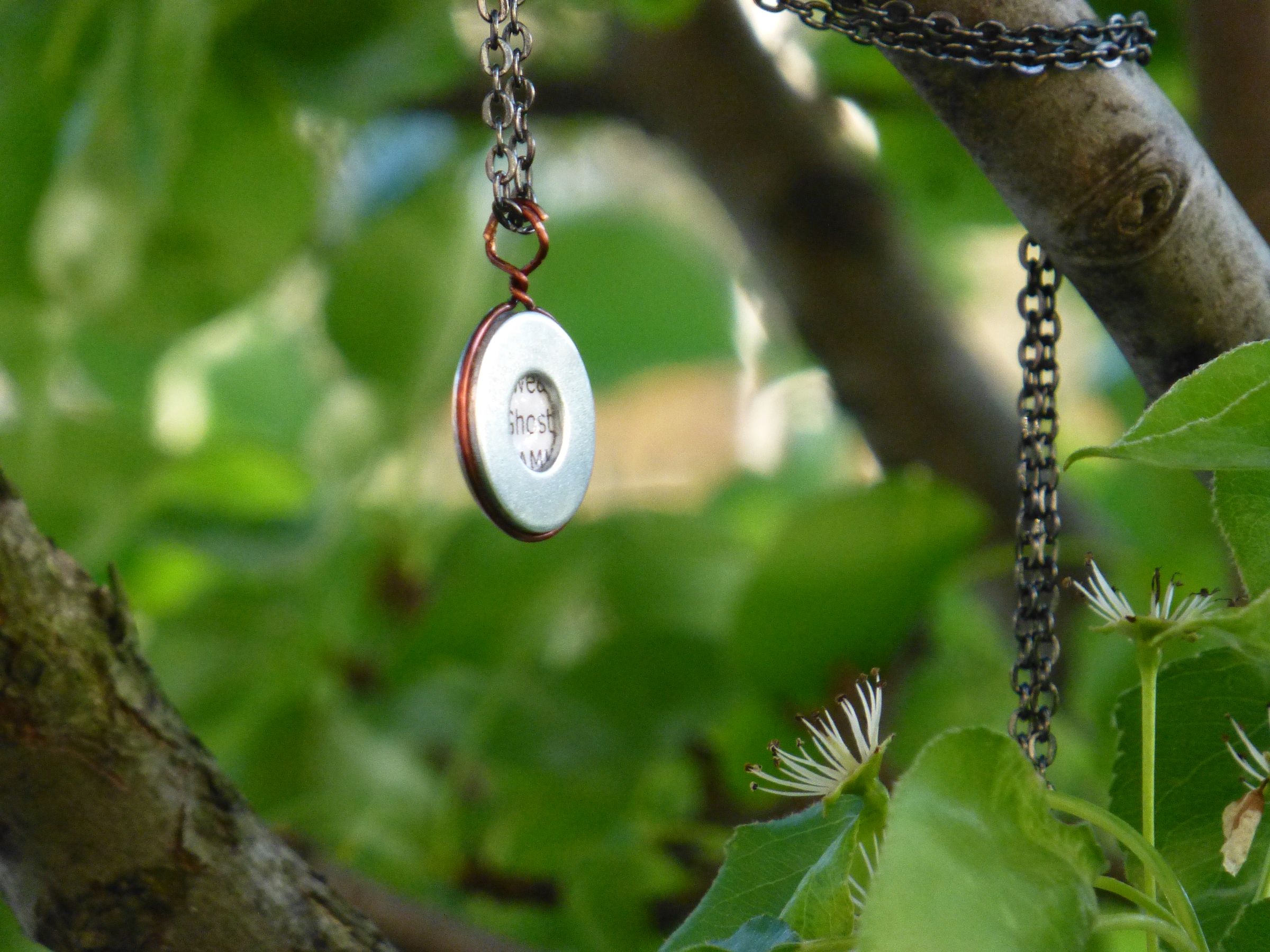 Book Page Necklace - Instructables
