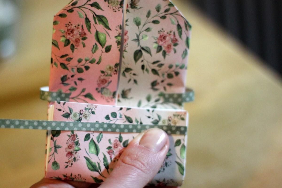 Miniature Paper Handbag : 4 Steps (with Pictures) - Instructables