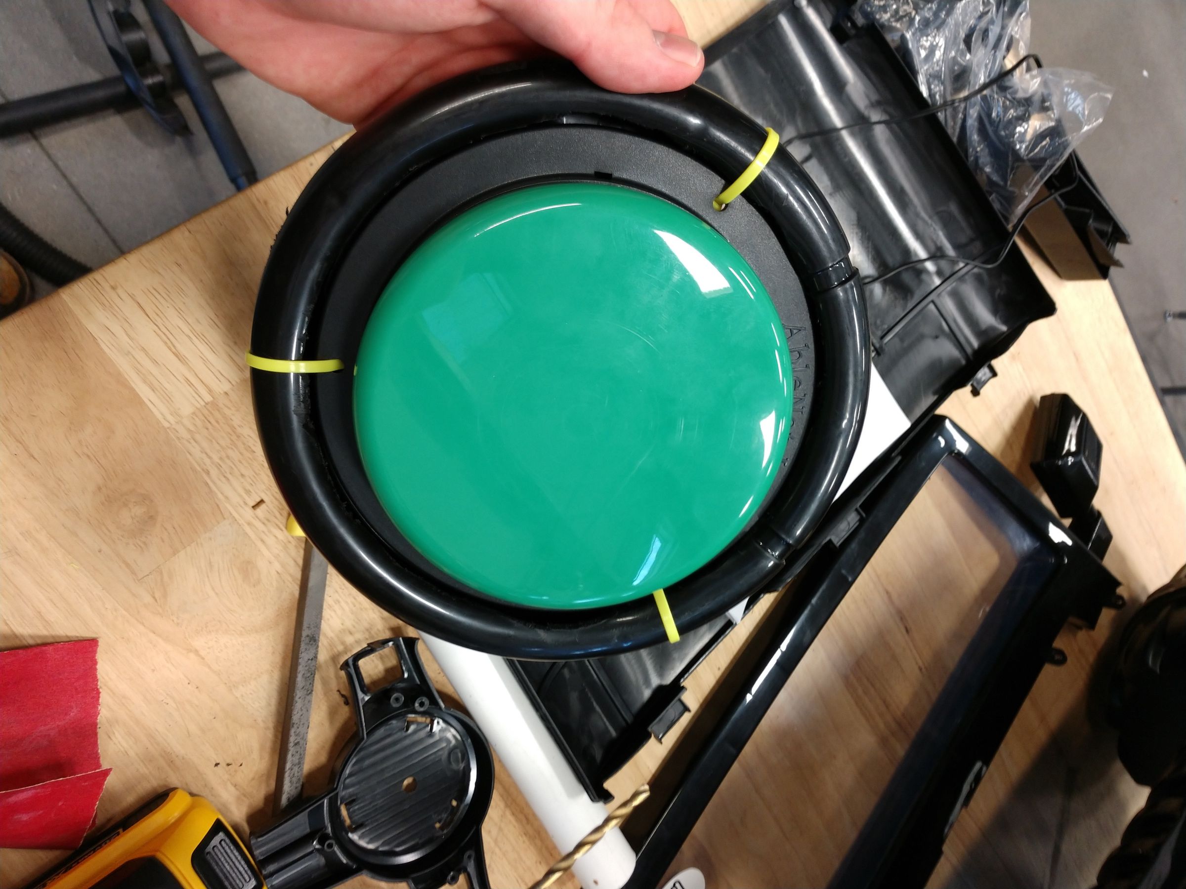 WSU GoBabyGo Modification - Ride on 12V Jeep With Big Mac Switch : 32 ...