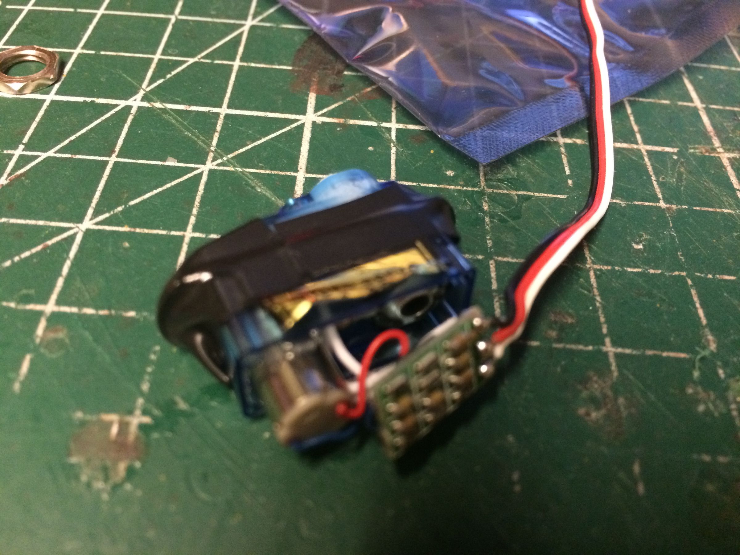 Continuous Rotation 4.3g Servo : 6 Steps (with Pictures) - Instructables