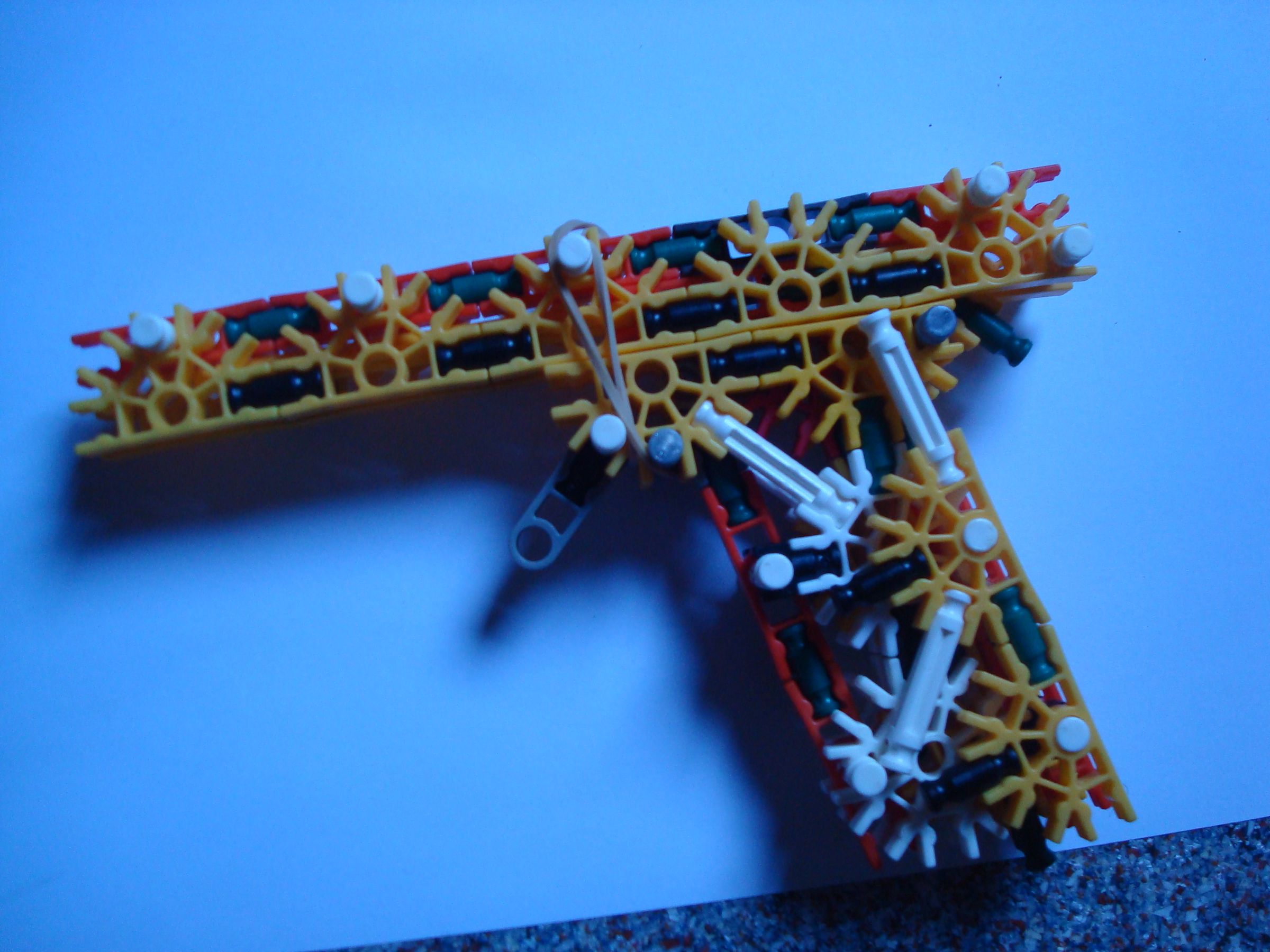 K'NEX Realistic Handgun : 5 Steps - Instructables