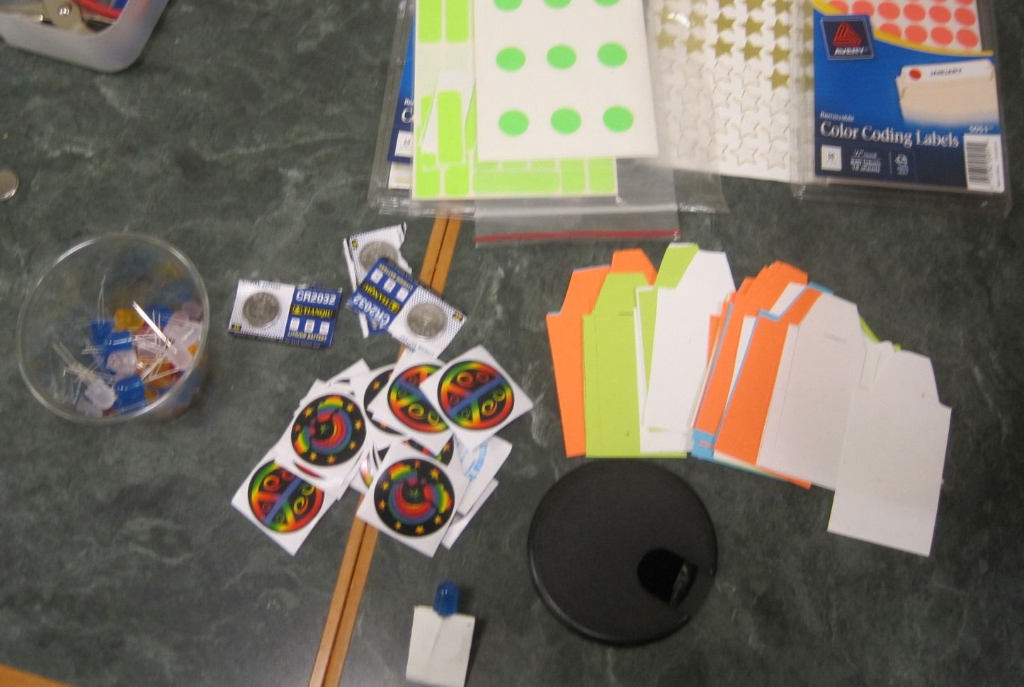 Teen LED Flashlight Workshop at the Library - Instructables