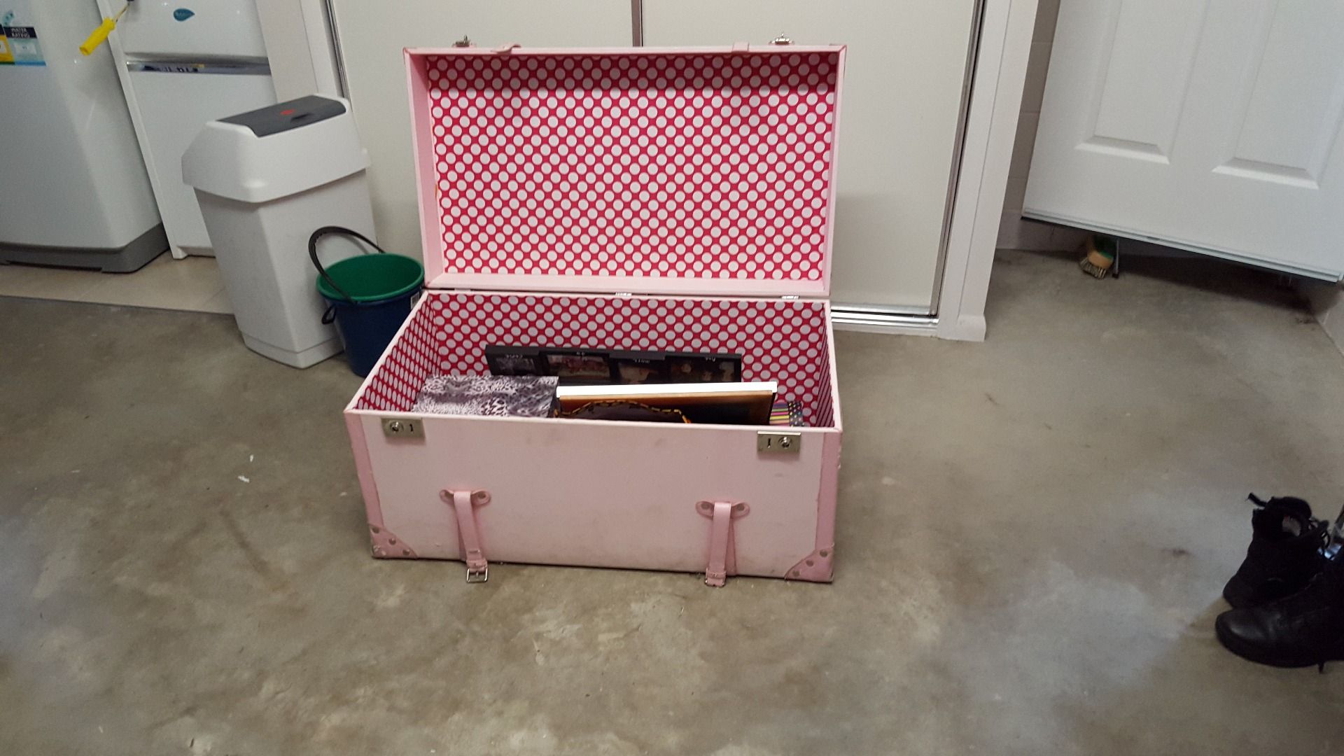 Upcycled Cartoon Toy Box With Chalk Board : 9 Steps - Instructables